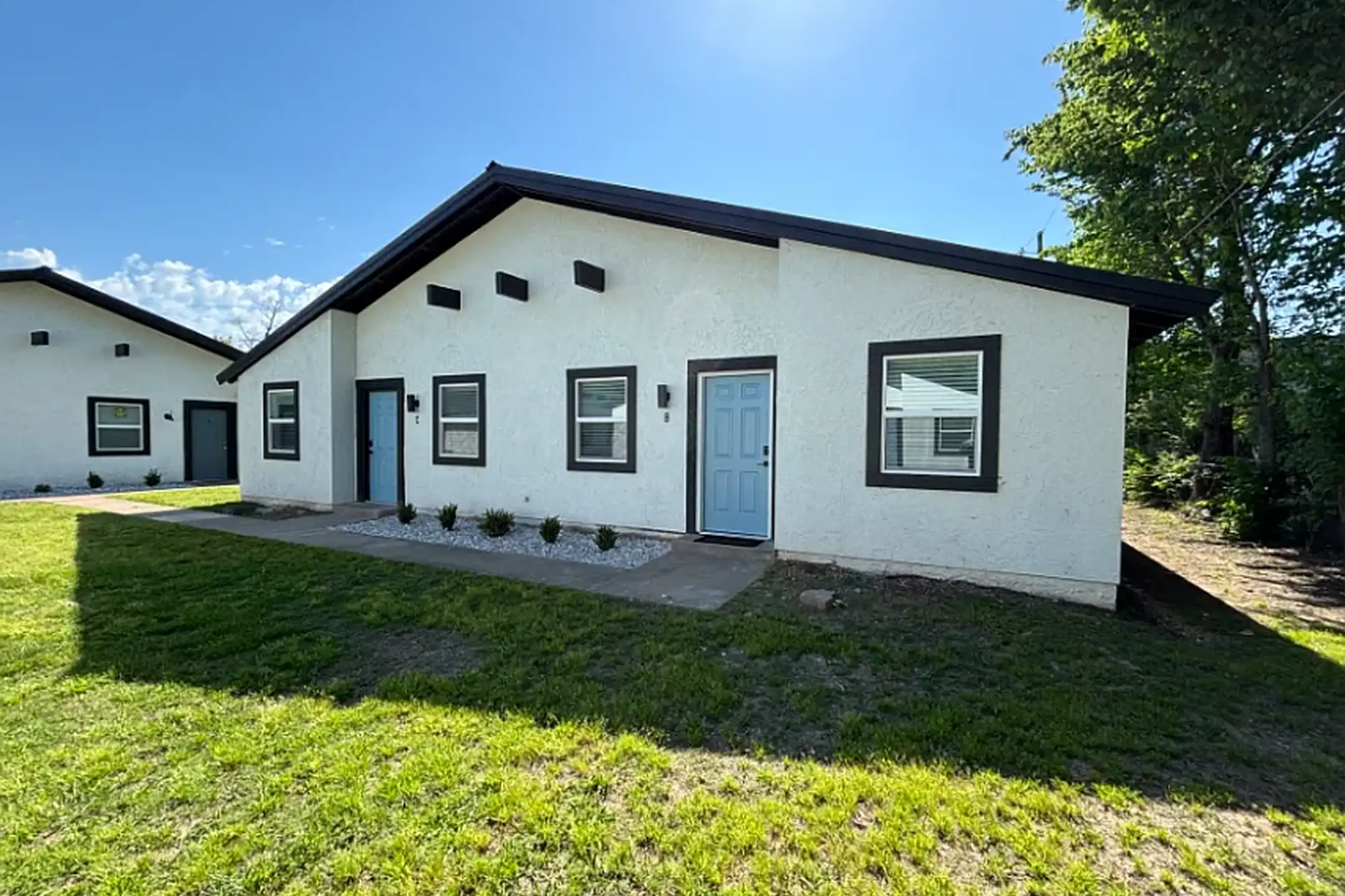 Parkside Flats - 309 Park St - Springdale, AR | Rent.