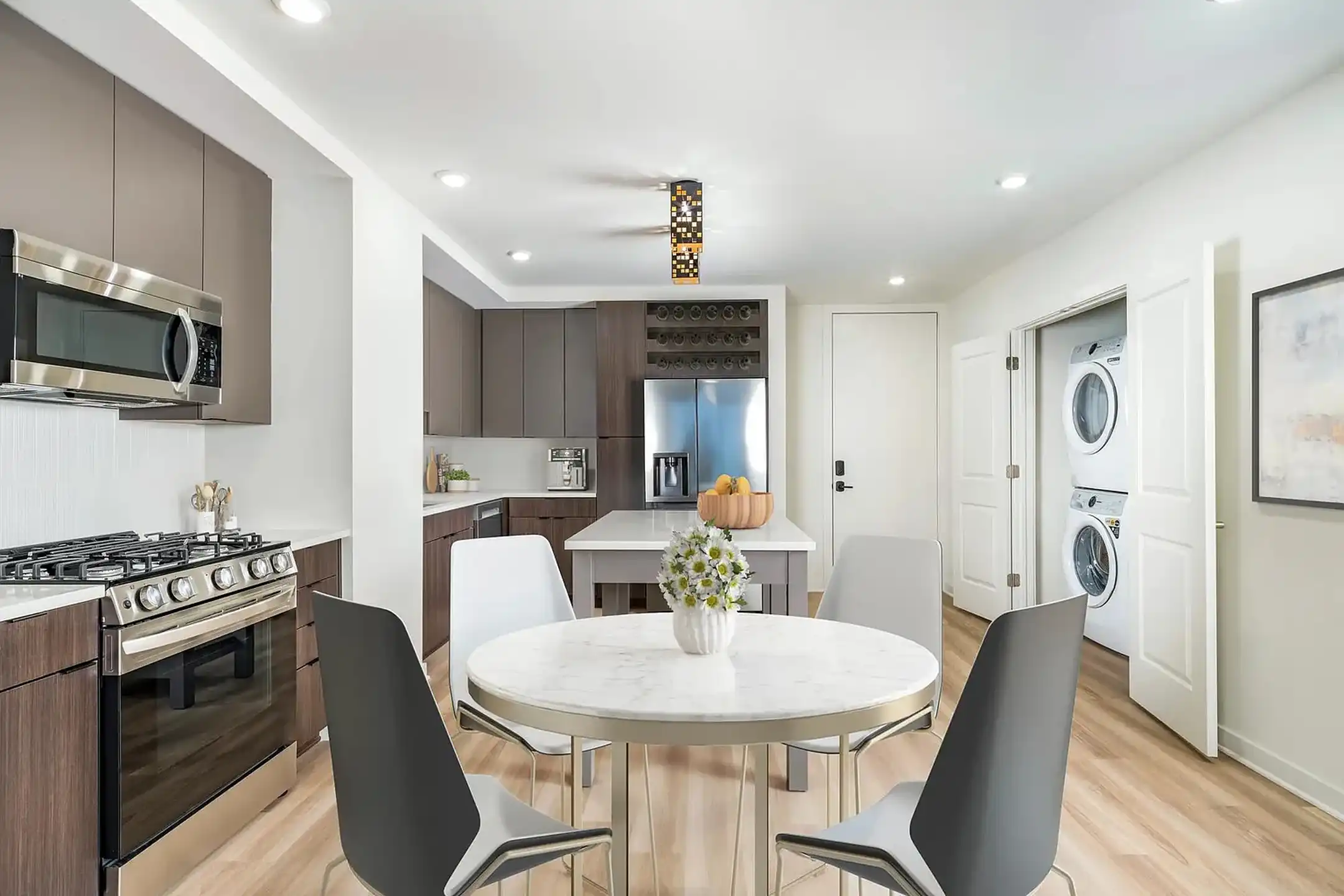 Modera Parkside - 180 10th St NE - Atlanta, GA | Rent.