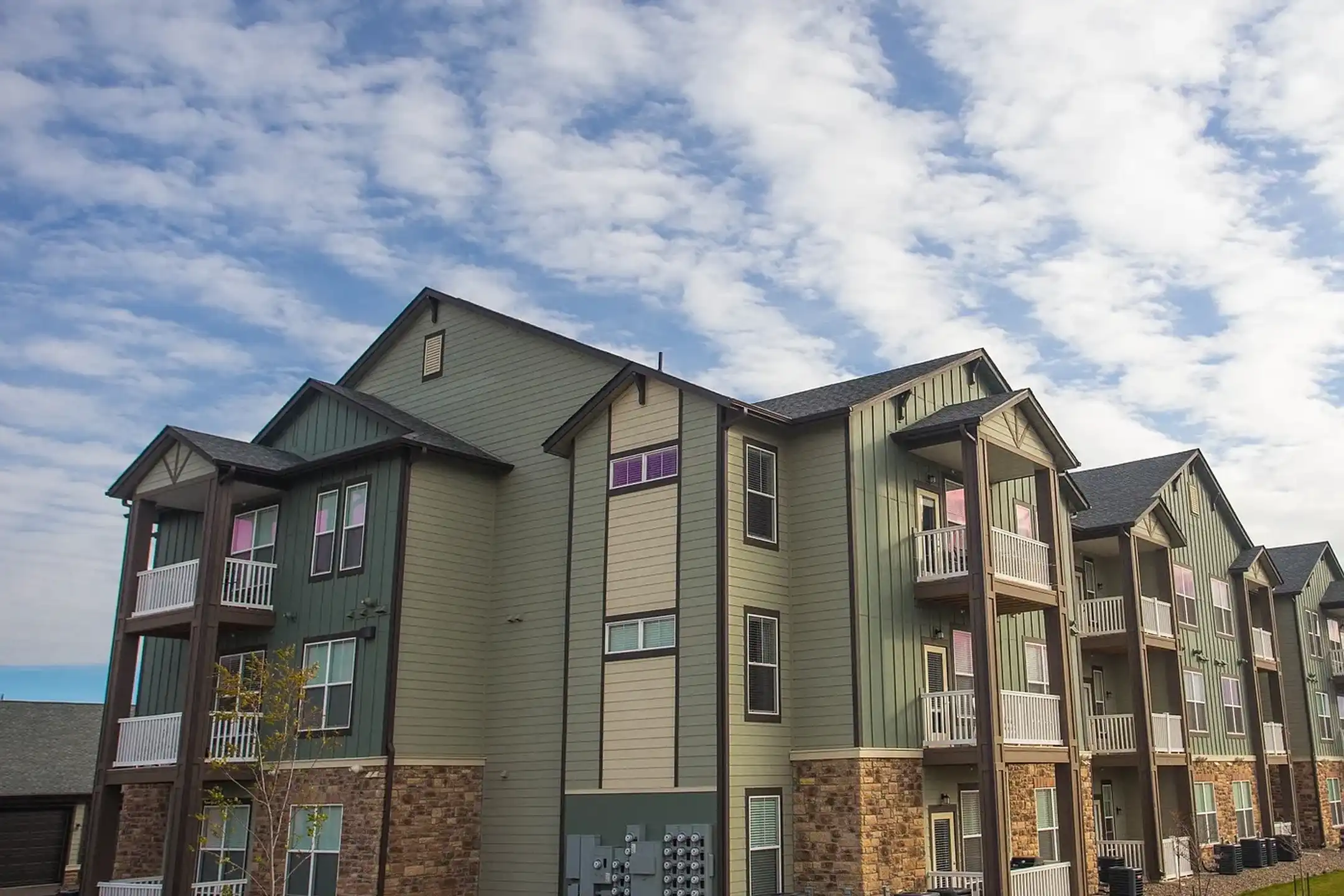 Sierra Ridge - 2004 Sierra Commons Rd - Dickinson, ND | Rent.