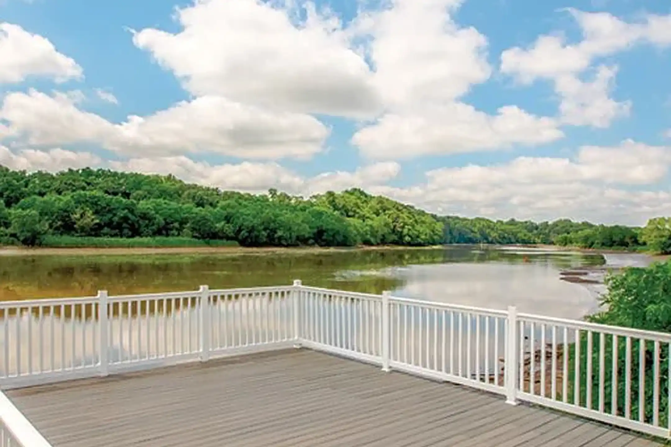Valley Manor Apartments - 131 E Marina Dr - Edison, NJ | Rent.