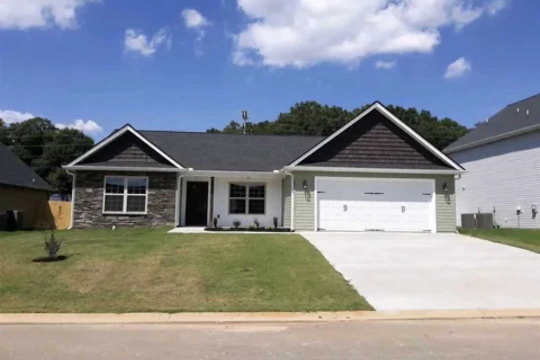 121 Sleepy River Rd - Greer, SC | Rent.