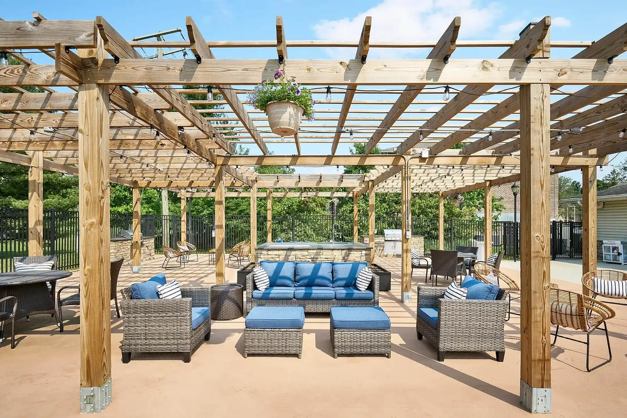 Arbor Park of Alexandria - 6340 Wingate St - Alexandria, VA | Rent.