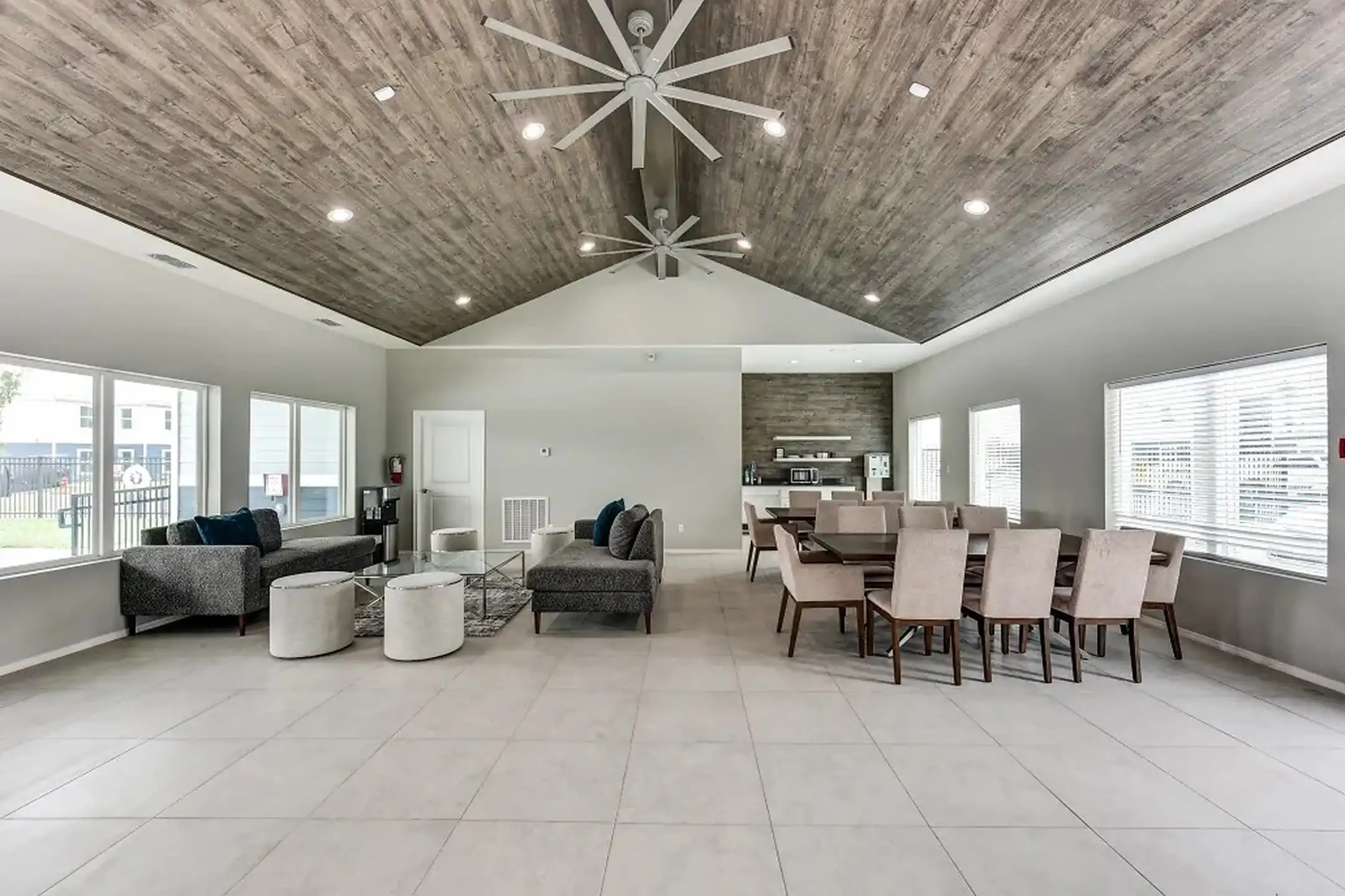 1204 N Mile 1 E unit 1 E 211 - Mercedes, TX | Rent.