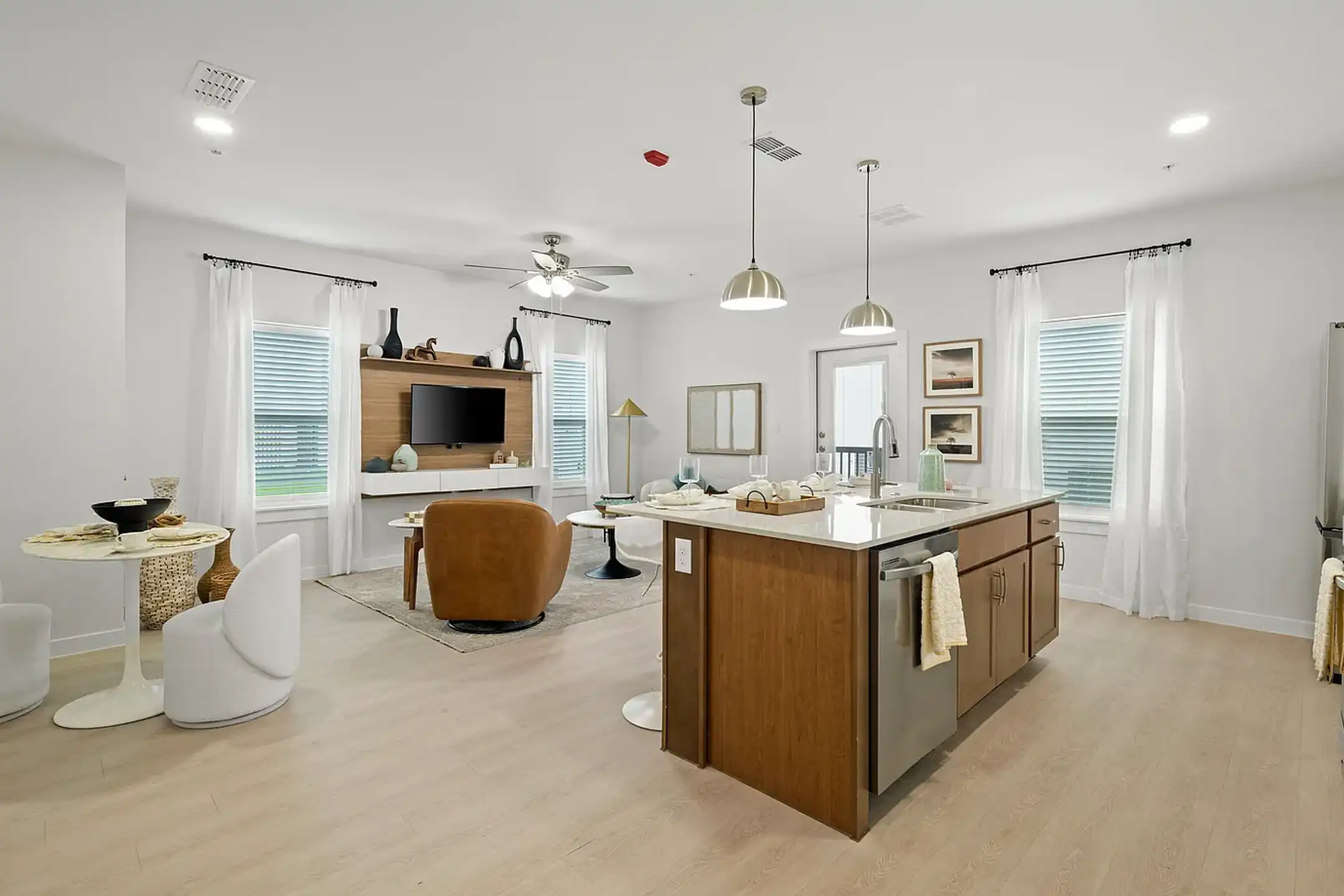 The Alexander by Azali - 6685 Lipes Blvd - Corpus Christi, TX | Rent.