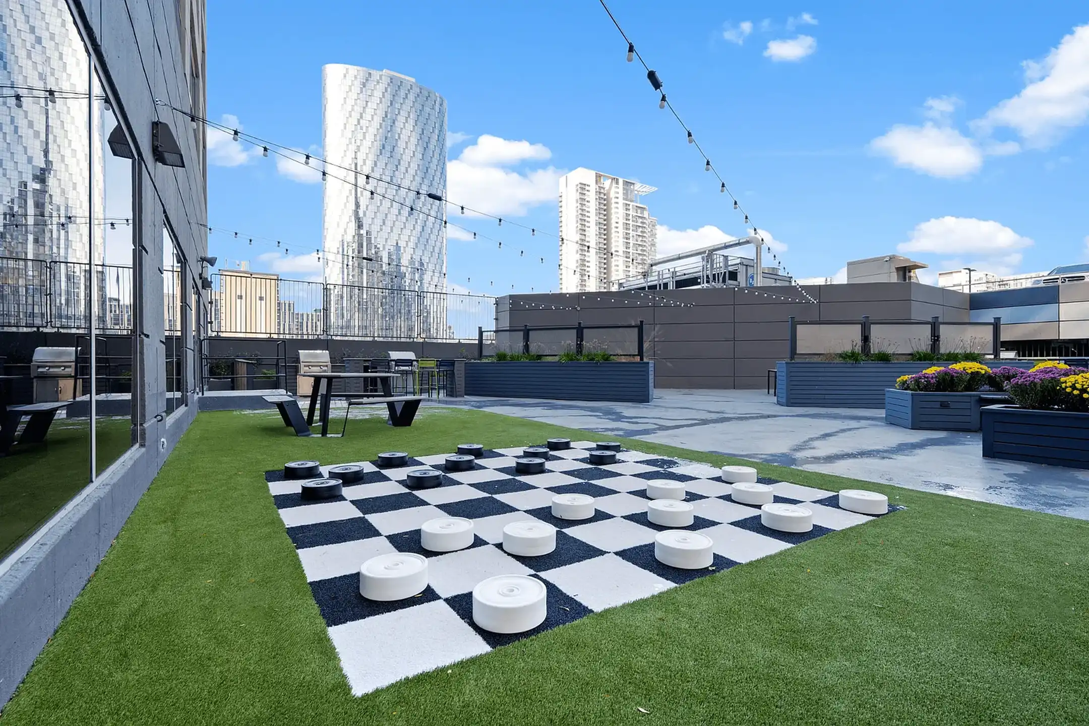 Presidential Towers - 555 W Madison St - Chicago, IL | Rent.