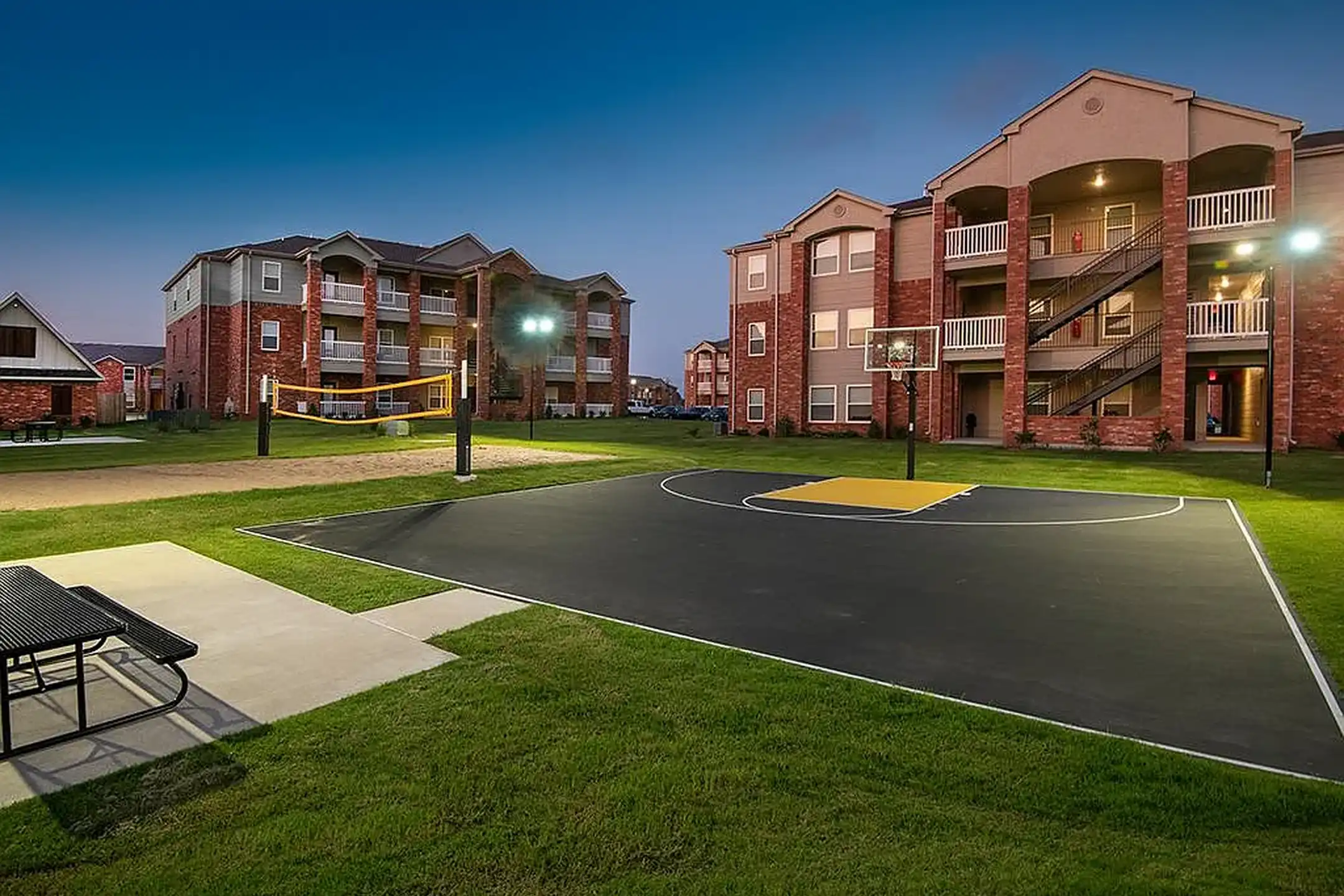 The Trails at Derby Apartments - 1300 E Meadowlark Rd - Derby, KS | Rent.