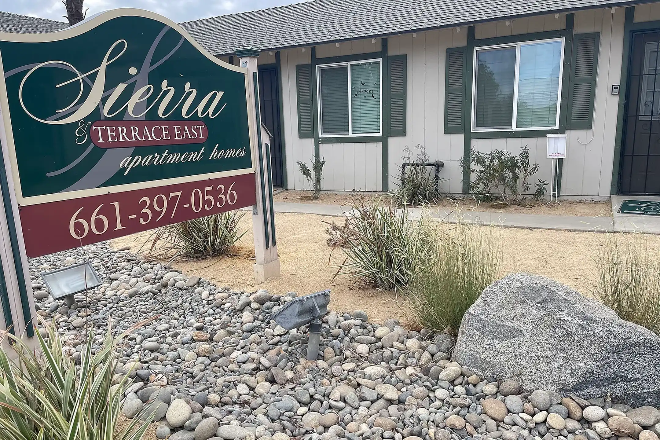 Sierra and Terrace - 4419 Belle Ter - Bakersfield, CA | Rent.