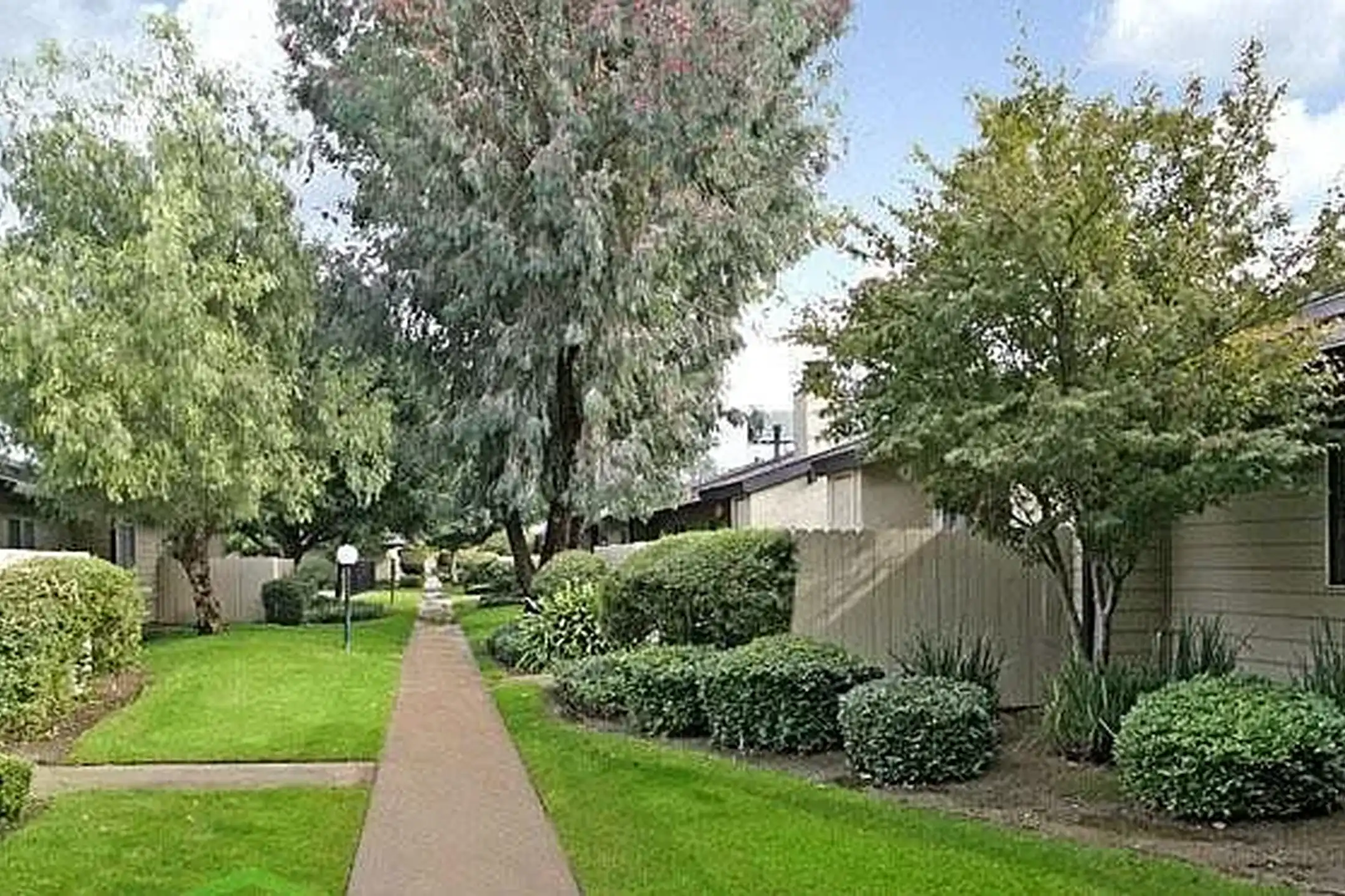 Maple Leaf Apartments - 7150 N Maple Ave - Fresno, CA | Rent.