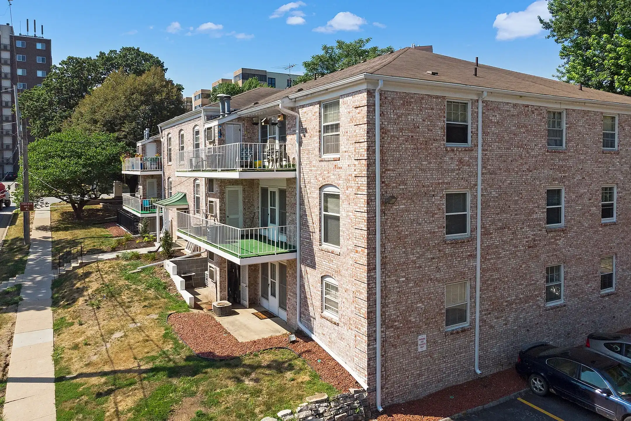 The 31st Street Apartments - 500 31st St - Des Moines, IA | Rent.