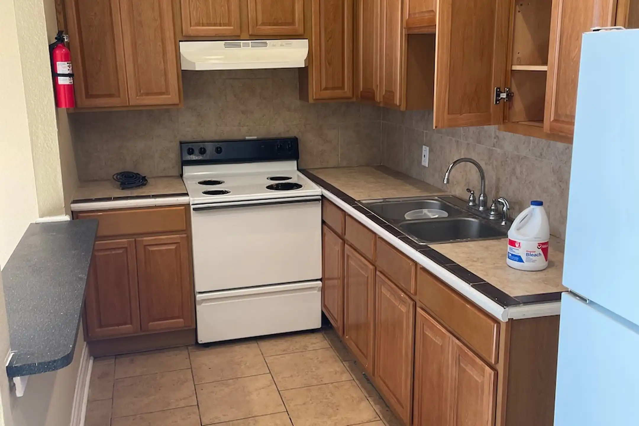 125 Glenwood Ct - San Antonio, TX | Rent.