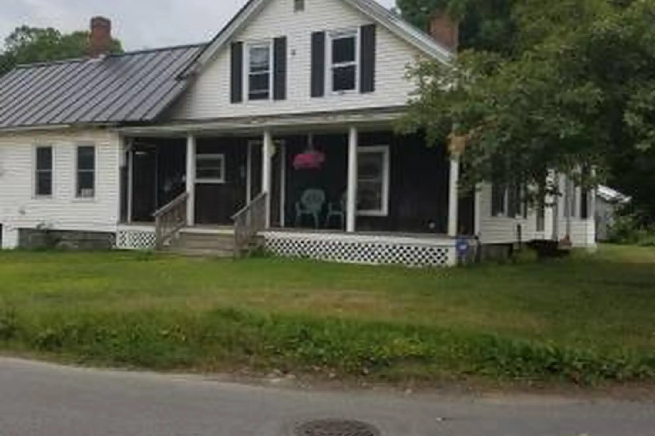 12 Davis Ave unit 2 - Northfield, VT | Rent.