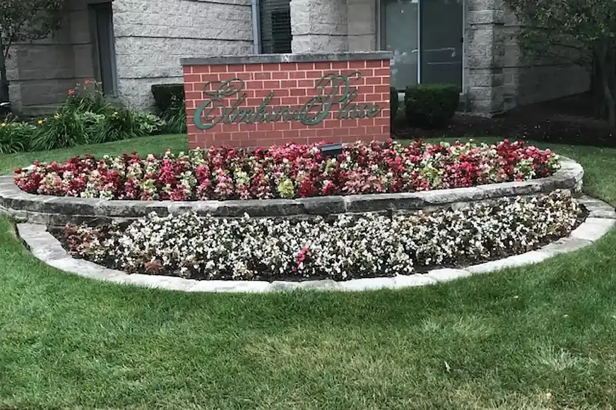 Elmhurst Place - 150 E Schiller St - Elmhurst, IL | Rent.