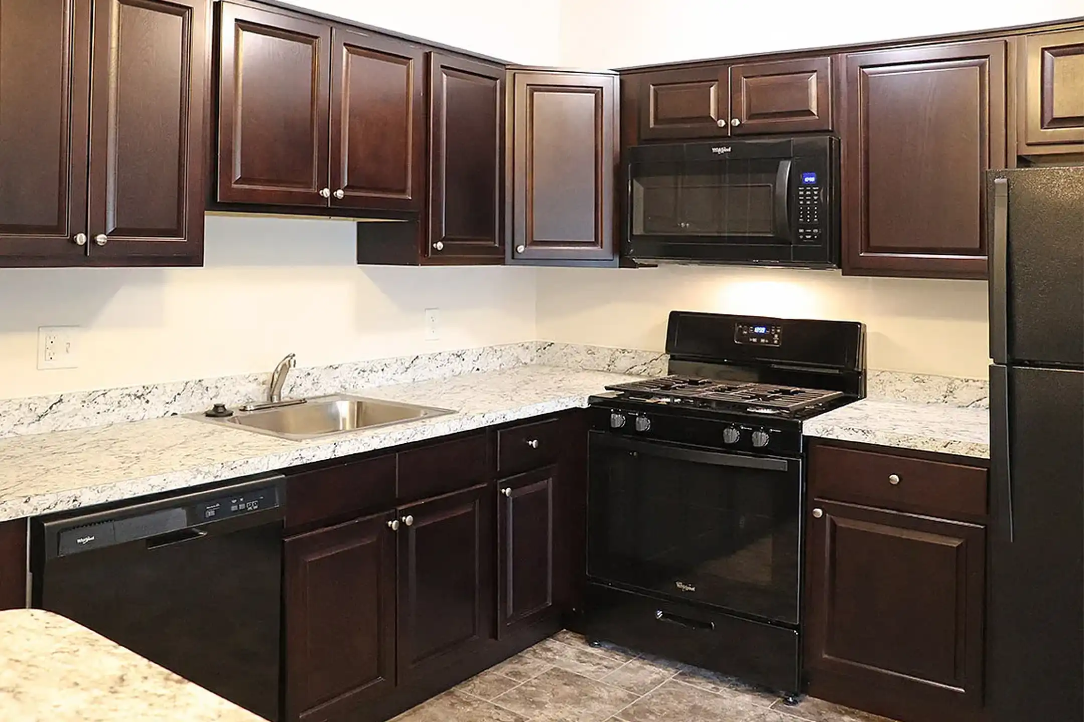Wynnewood Park Apartments - 855 N Park Rd - Wyomissing, PA | Rent.