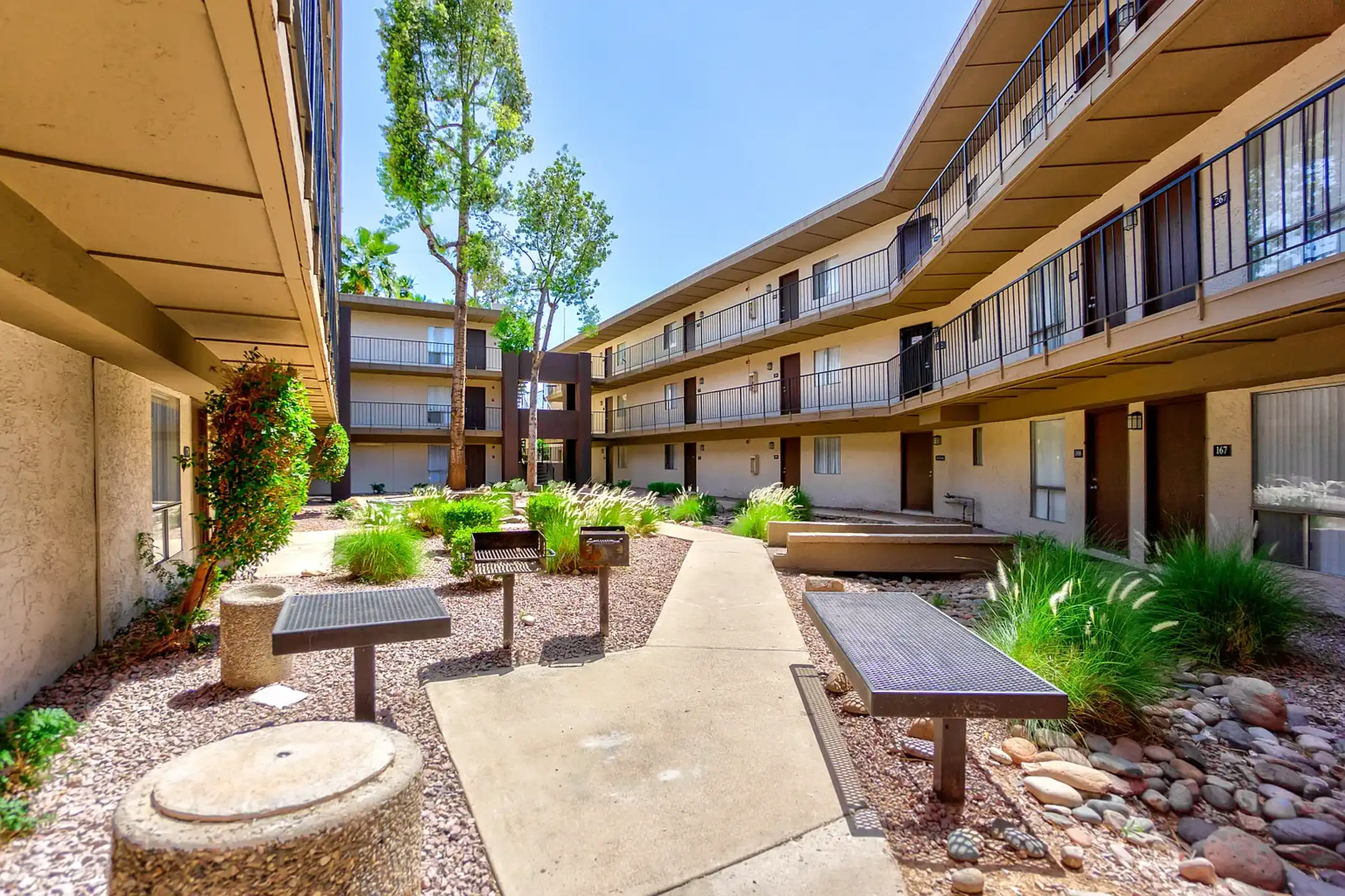 Biltmore on the Lake - 11050 N Biltmore Dr - Phoenix, AZ | Rent.
