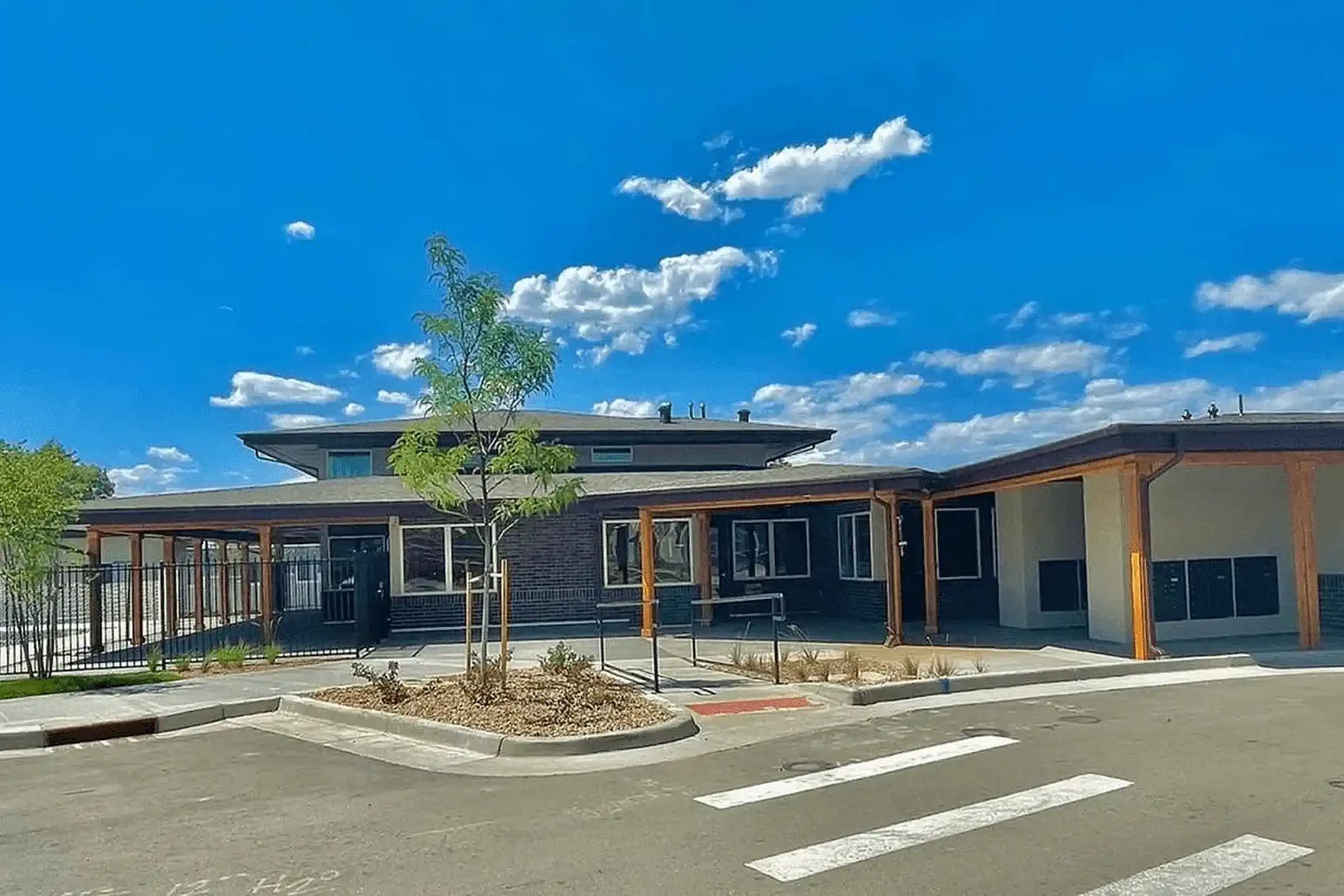 Range View Apartments - 14475 E Montview Blvd - Aurora, CO | Rent.
