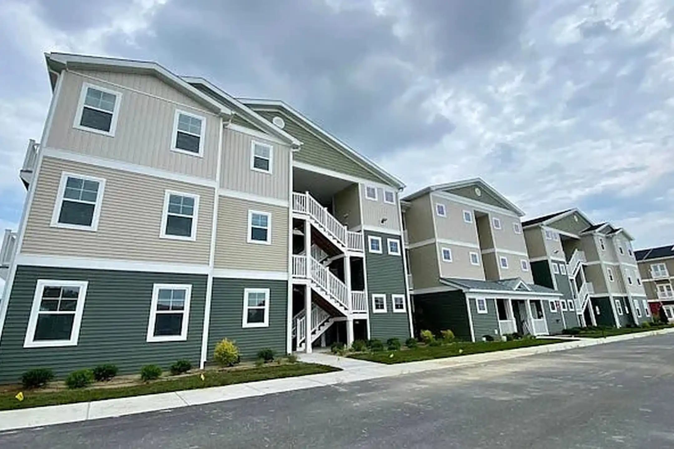 Cypress Grove - 609 Grove Cir - Milton, DE | Rent.
