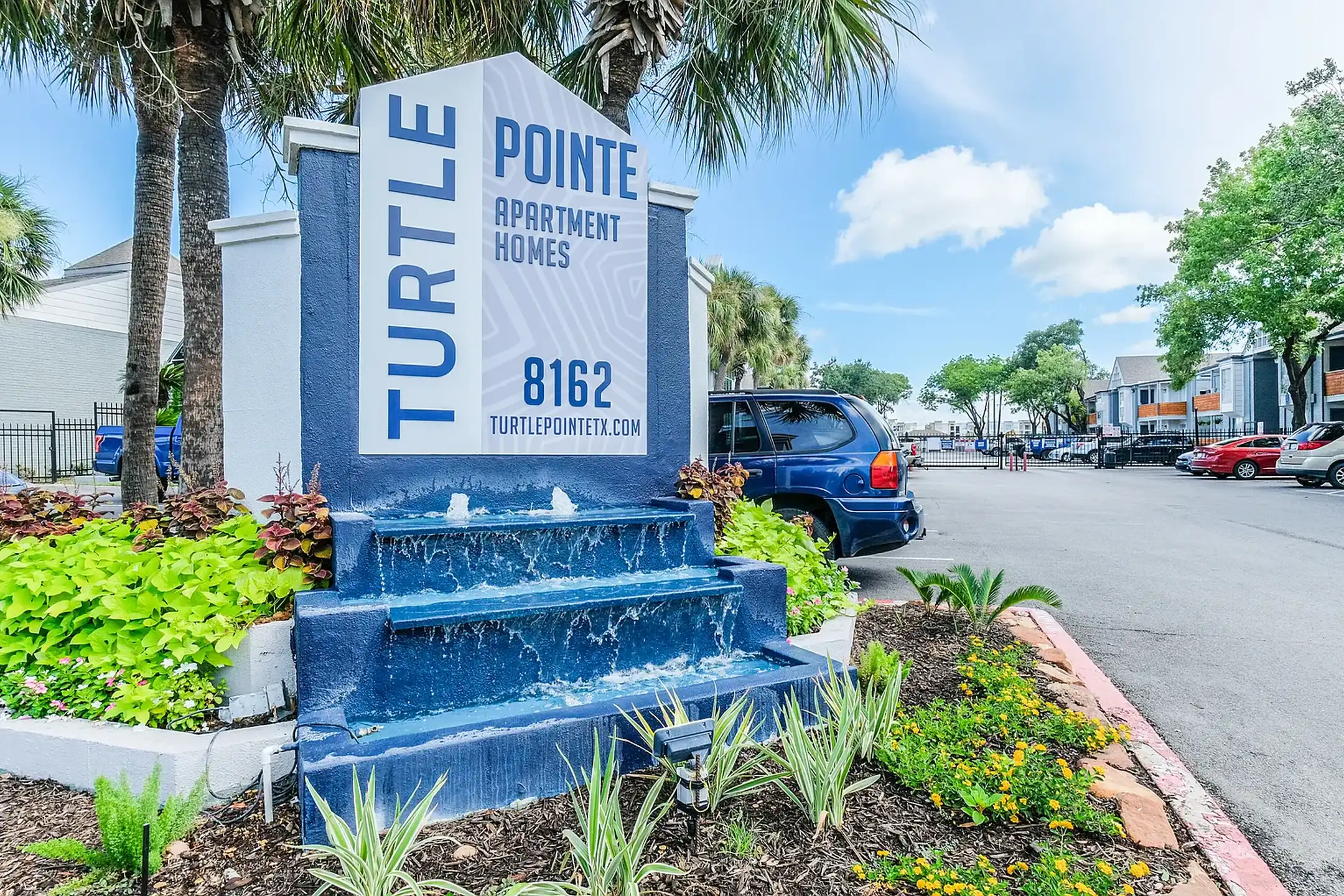 Turtle Pointe Apartments - 8162 Richmond Ave - Houston, TX | Rent.