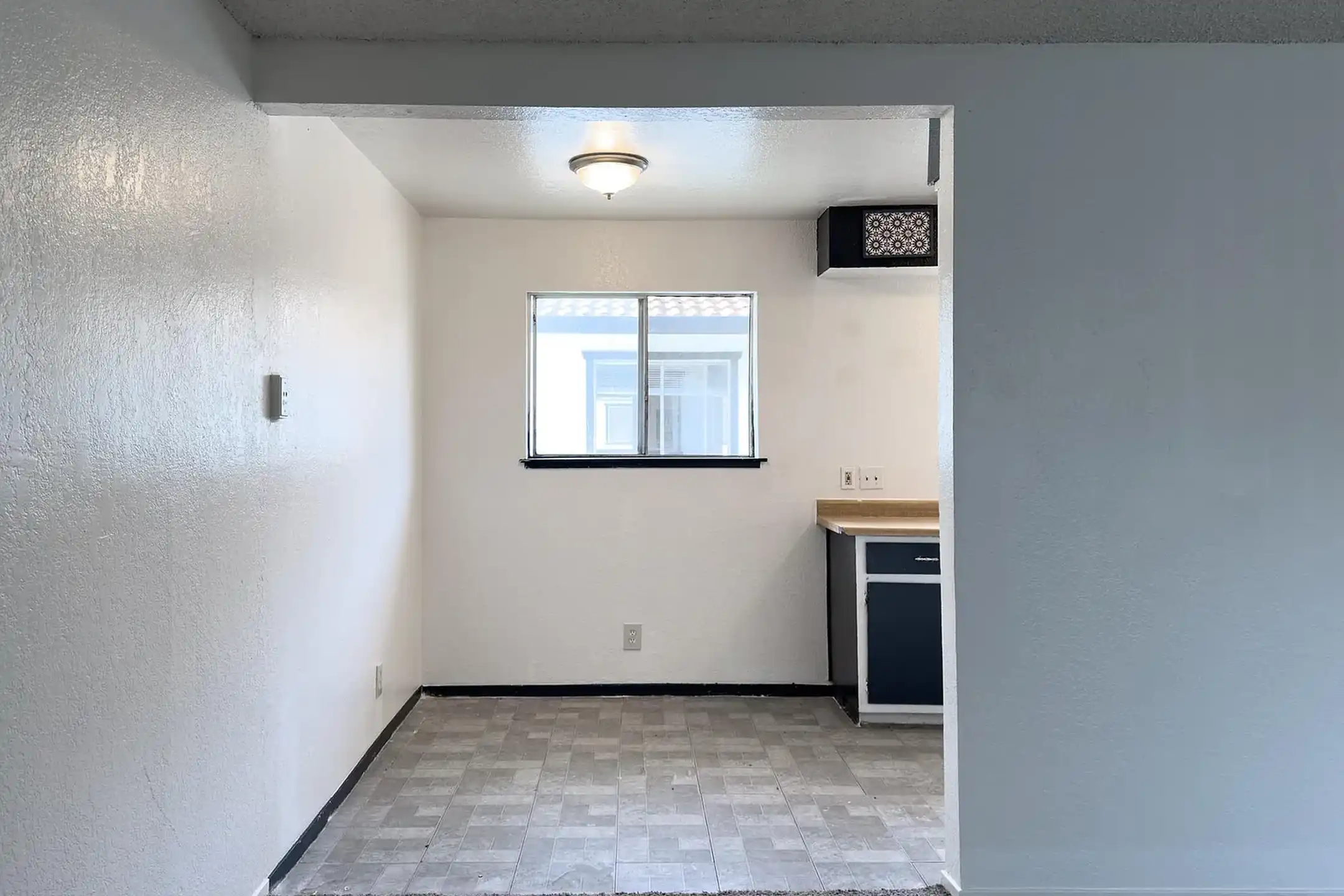 Evergreen Park Apartments - 1121 E Santa Fe Ave - Merced, CA | Rent.