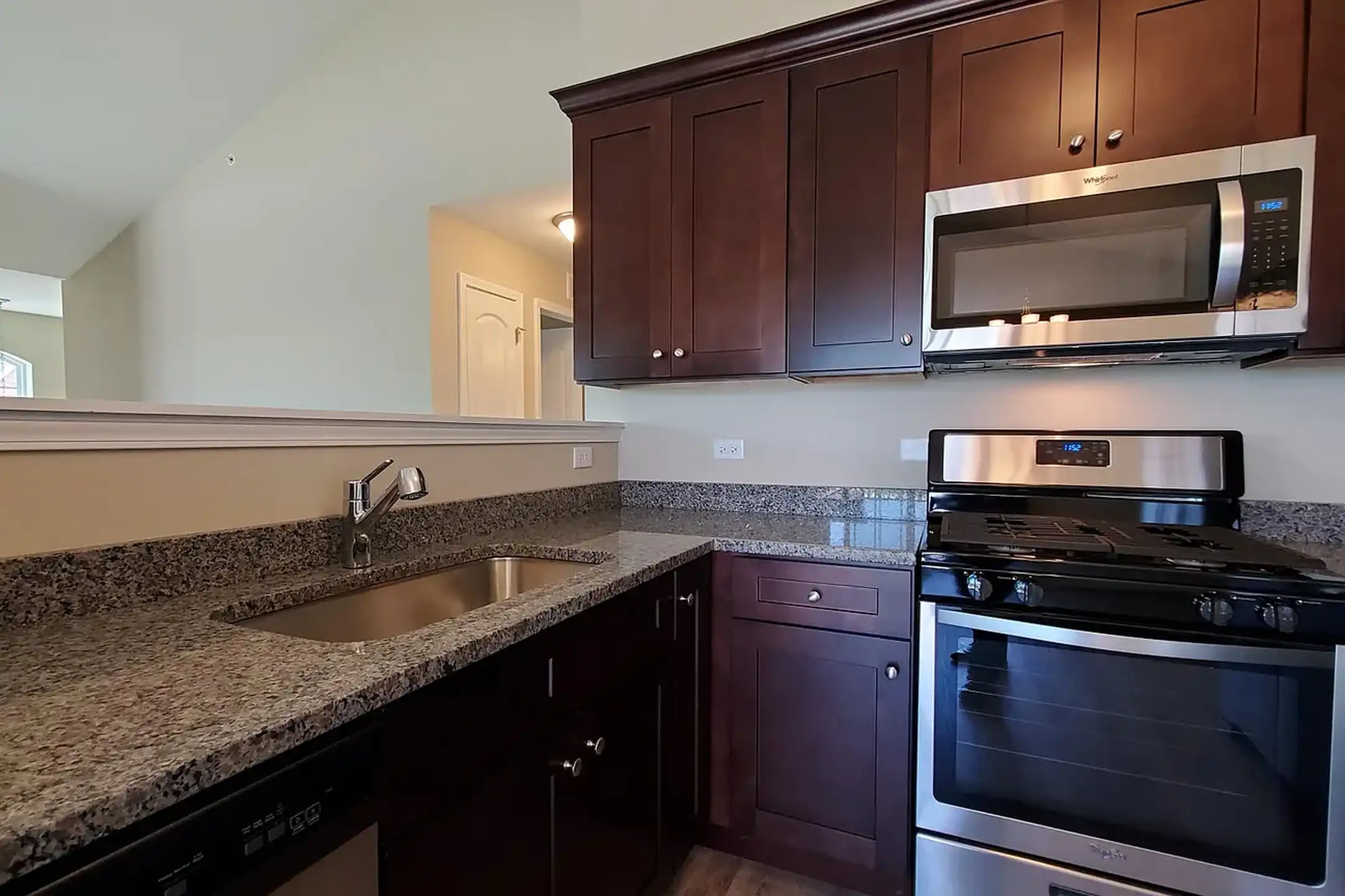 Timber Pointe Apartments - 4314 Timber Ridge Ct - Joliet, IL | Rent.