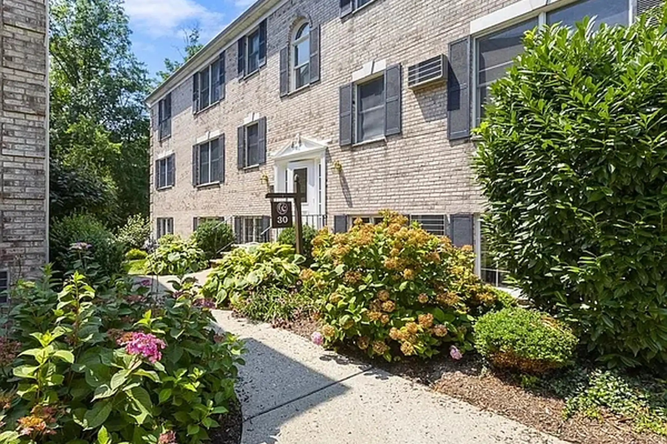 Coventry Square Apartments - 20 Charles St - Westwood, NJ | Rent.