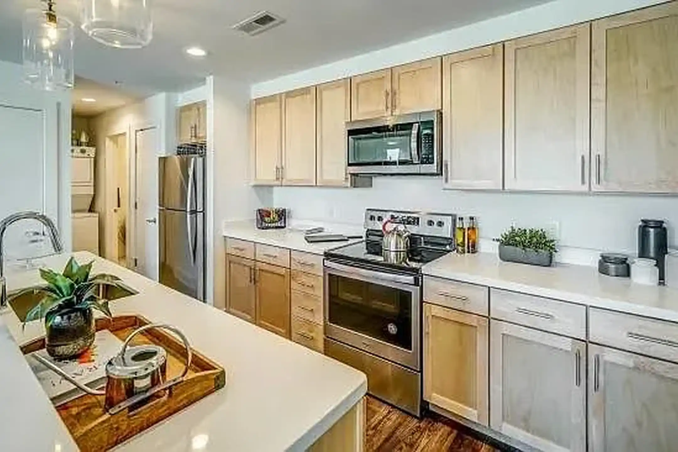 Riverside Village Apartments - 620 Riverside Shops Way ...