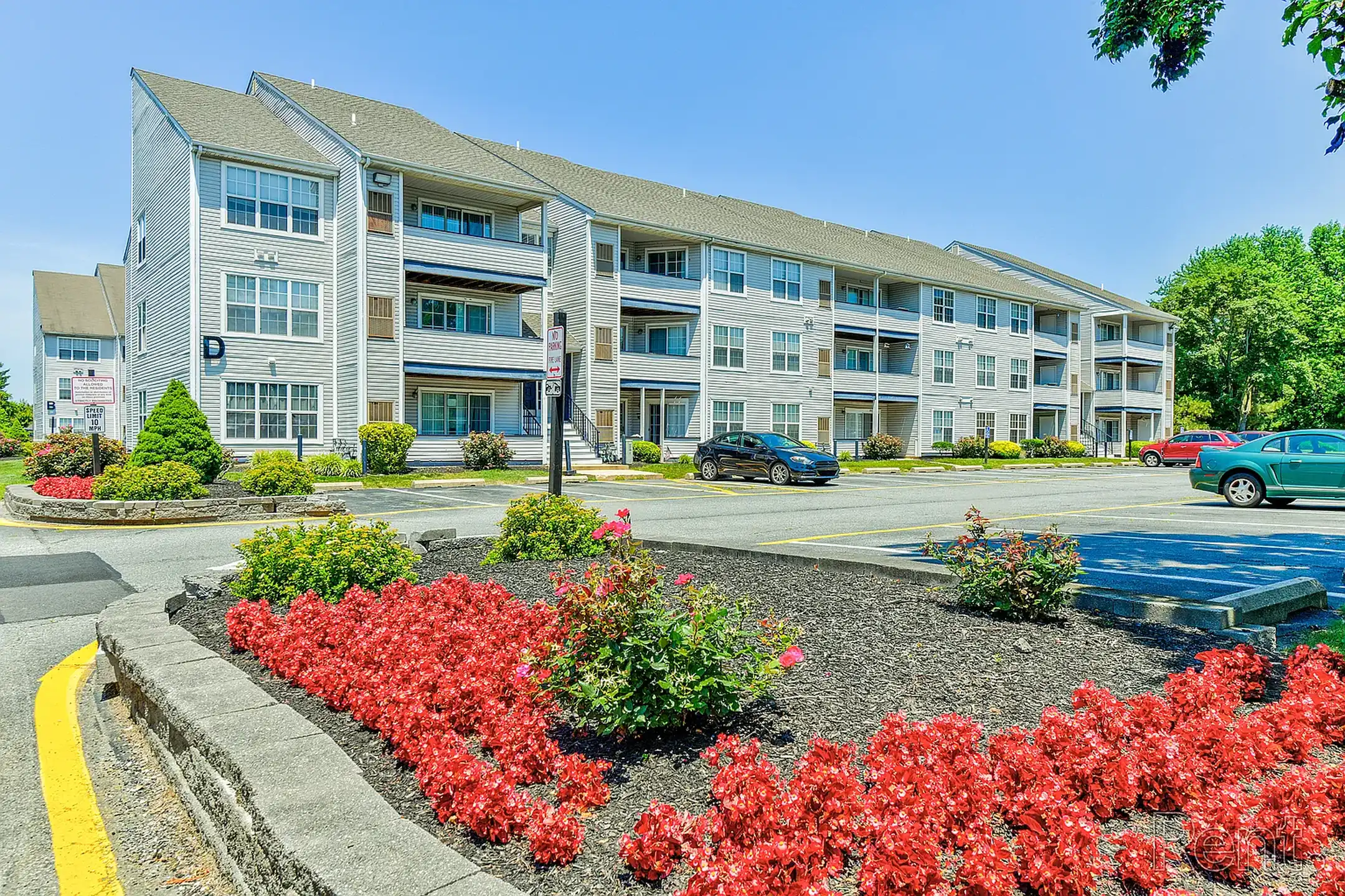 Woodmill Apartments - 1300 S Farmview Dr - Dover, DE | Rent.