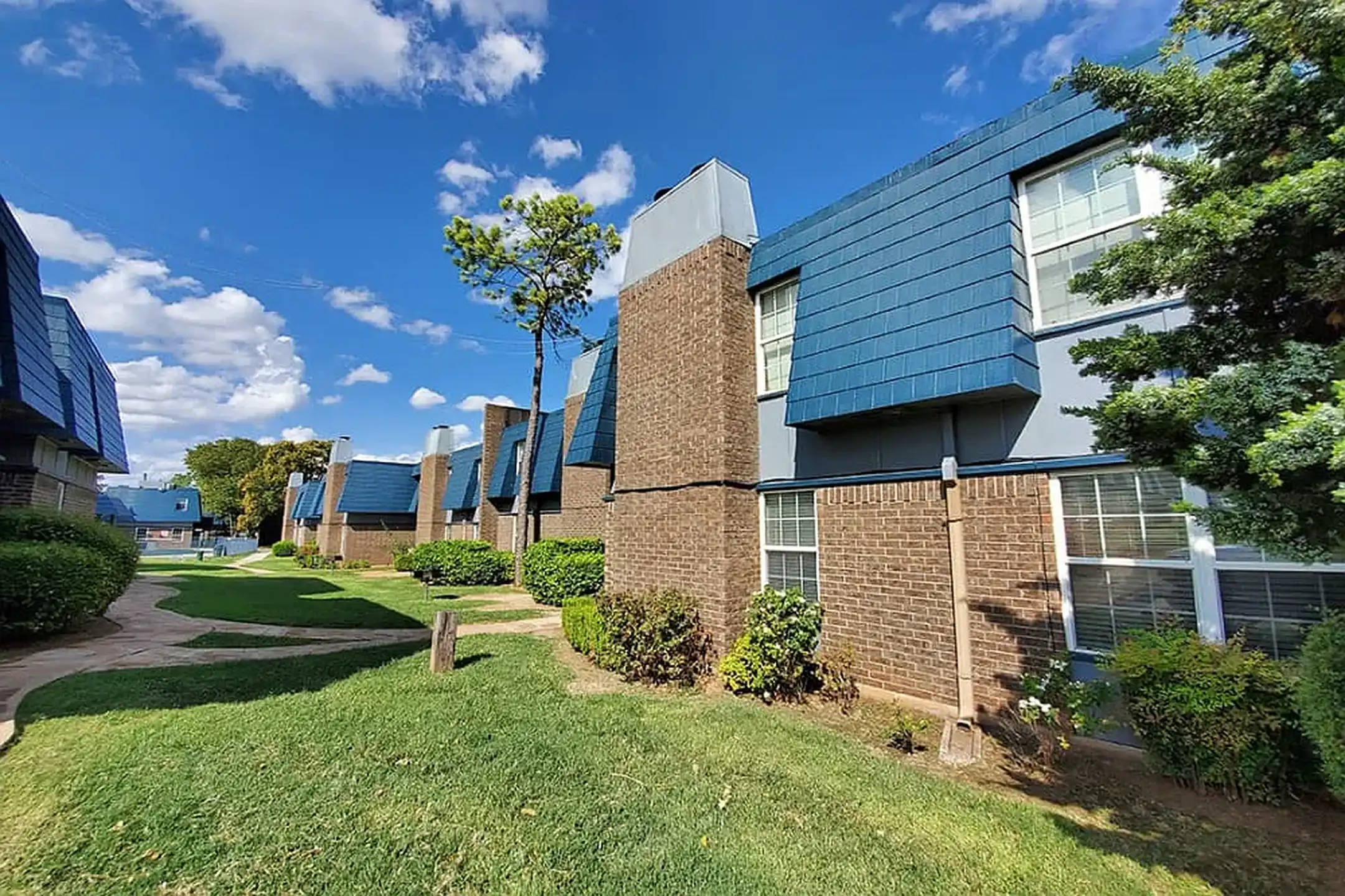 Pickwick Place Apartments - 2759 W Interstate Highway 240 Service Rd ...