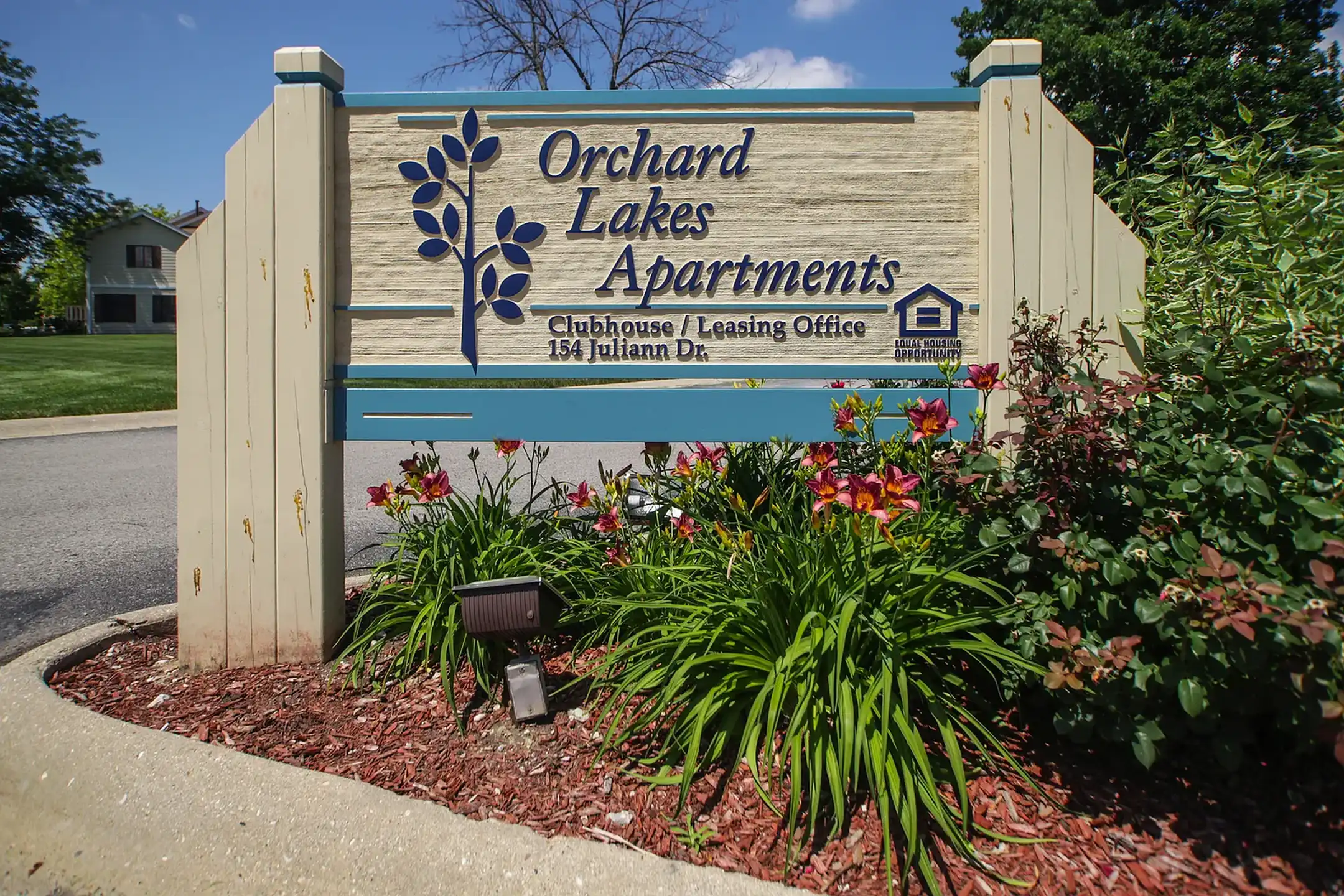 Orchard Lakes Apartments - 154 Juliann Dr - Wood Dale, IL | Rent.