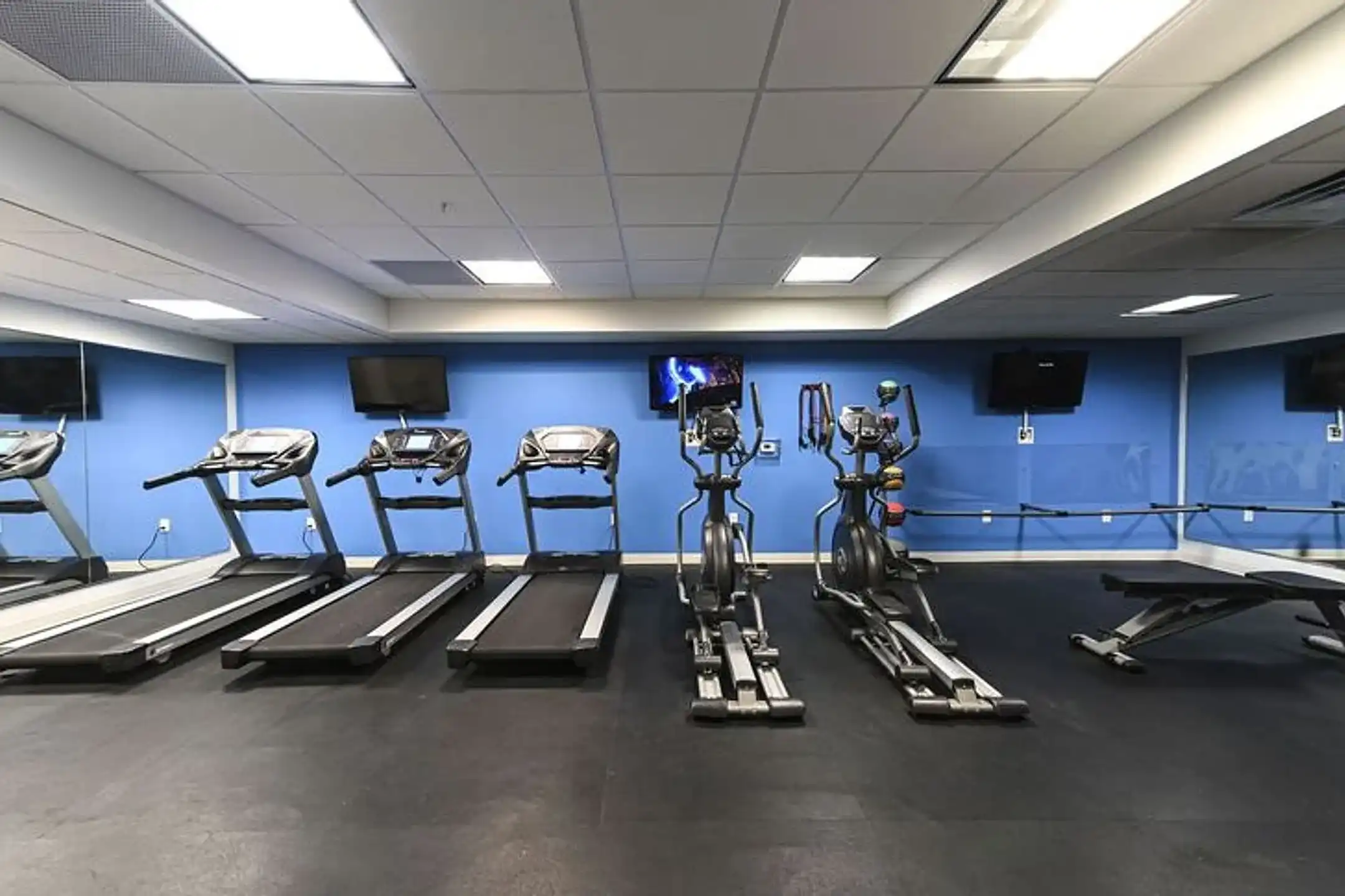 Penn Street Tower Apartments - 115 N Pennsylvania St - Indianapolis, IN ...