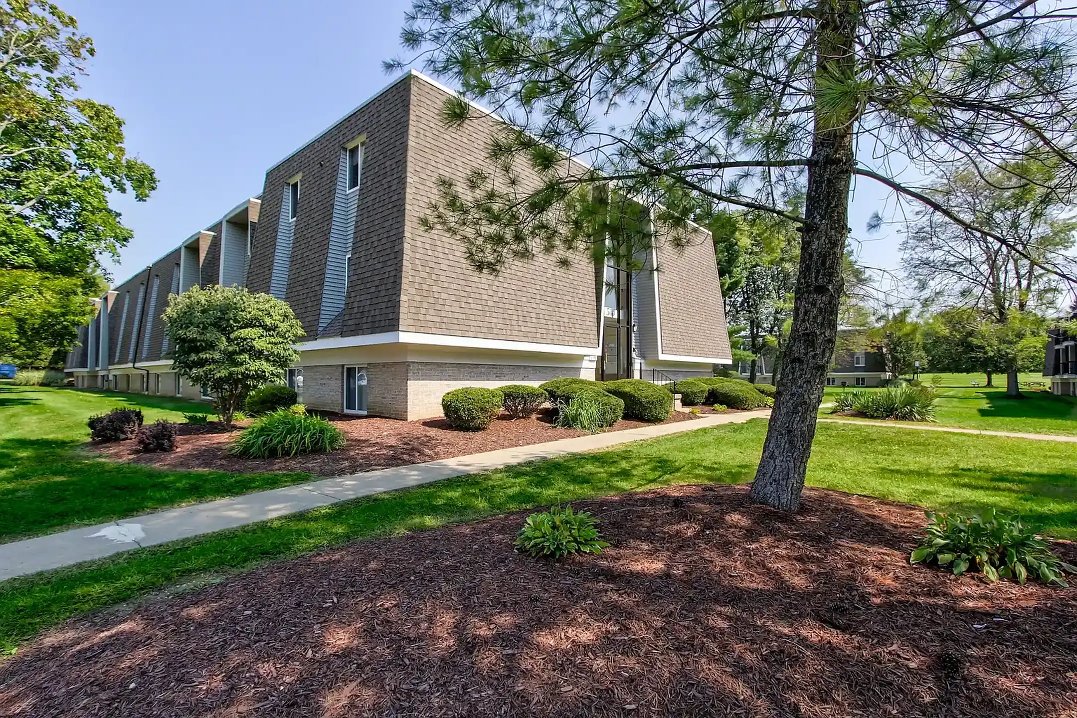 The Meadows of Boardman - 500 Boardman Canfield Rd - Boardman, OH | Rent.