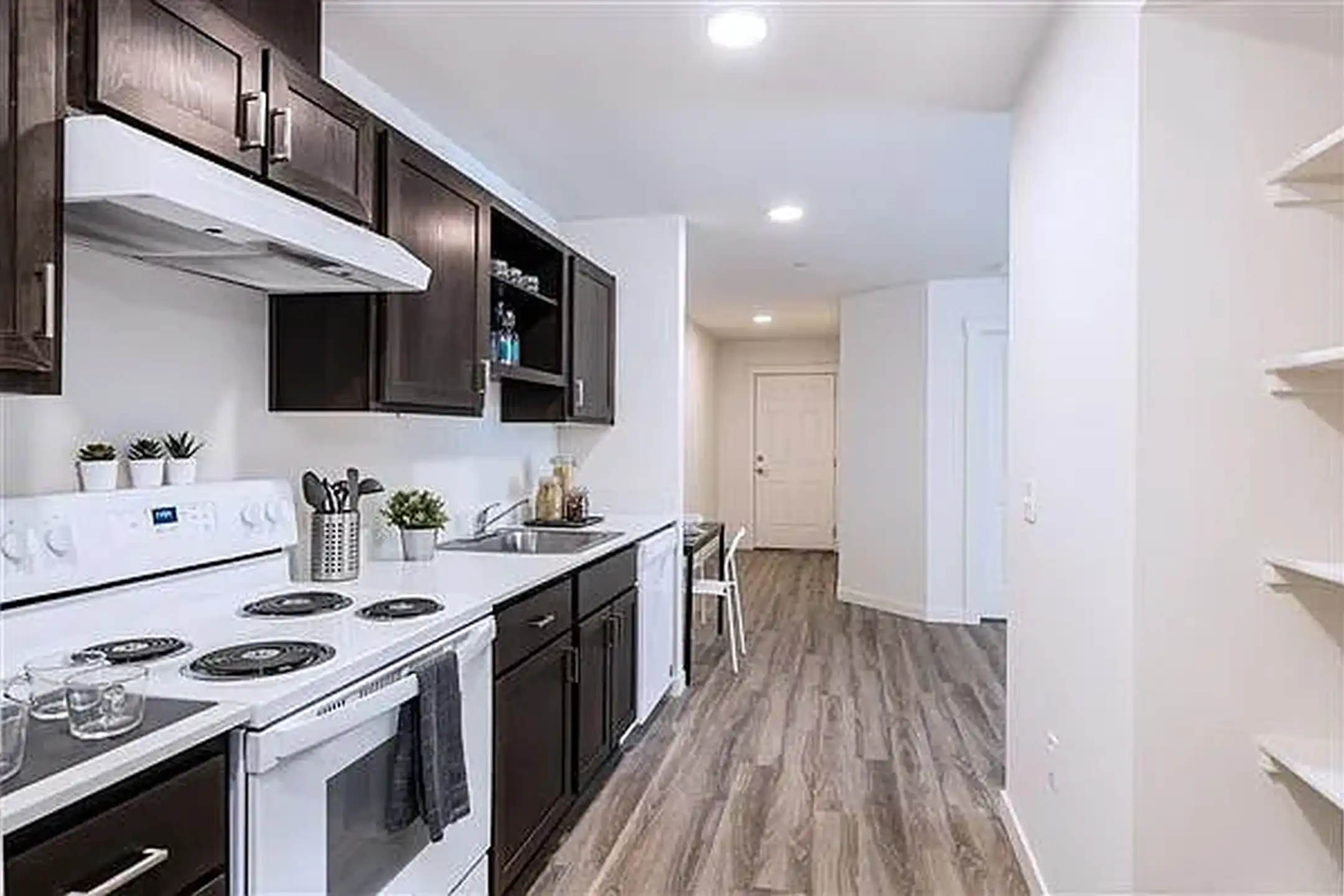 Juniper Apartments - 460 NE 147th Ave - Portland, OR | Rent.