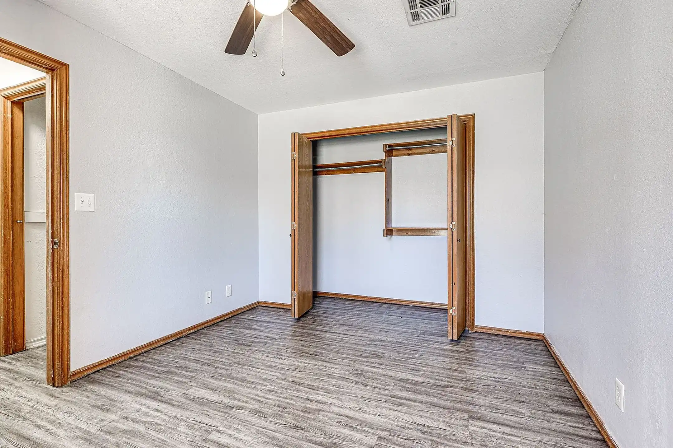 Sunridge Estates Townhomes - 4121 S Van Buren St - Enid, OK | Rent.