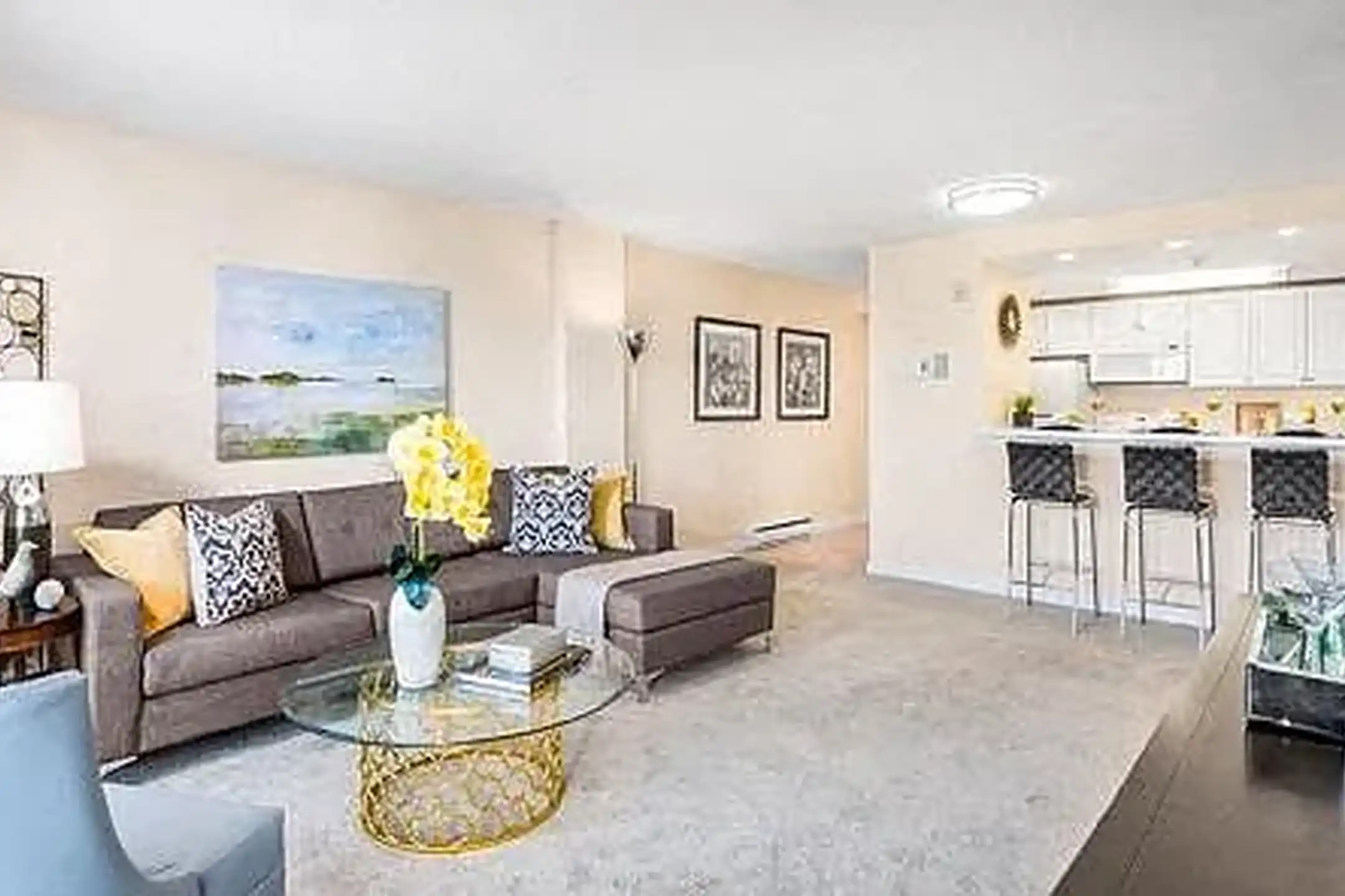 Bay View Estates - 2121 W Main Rd - Portsmouth, RI | Rent.