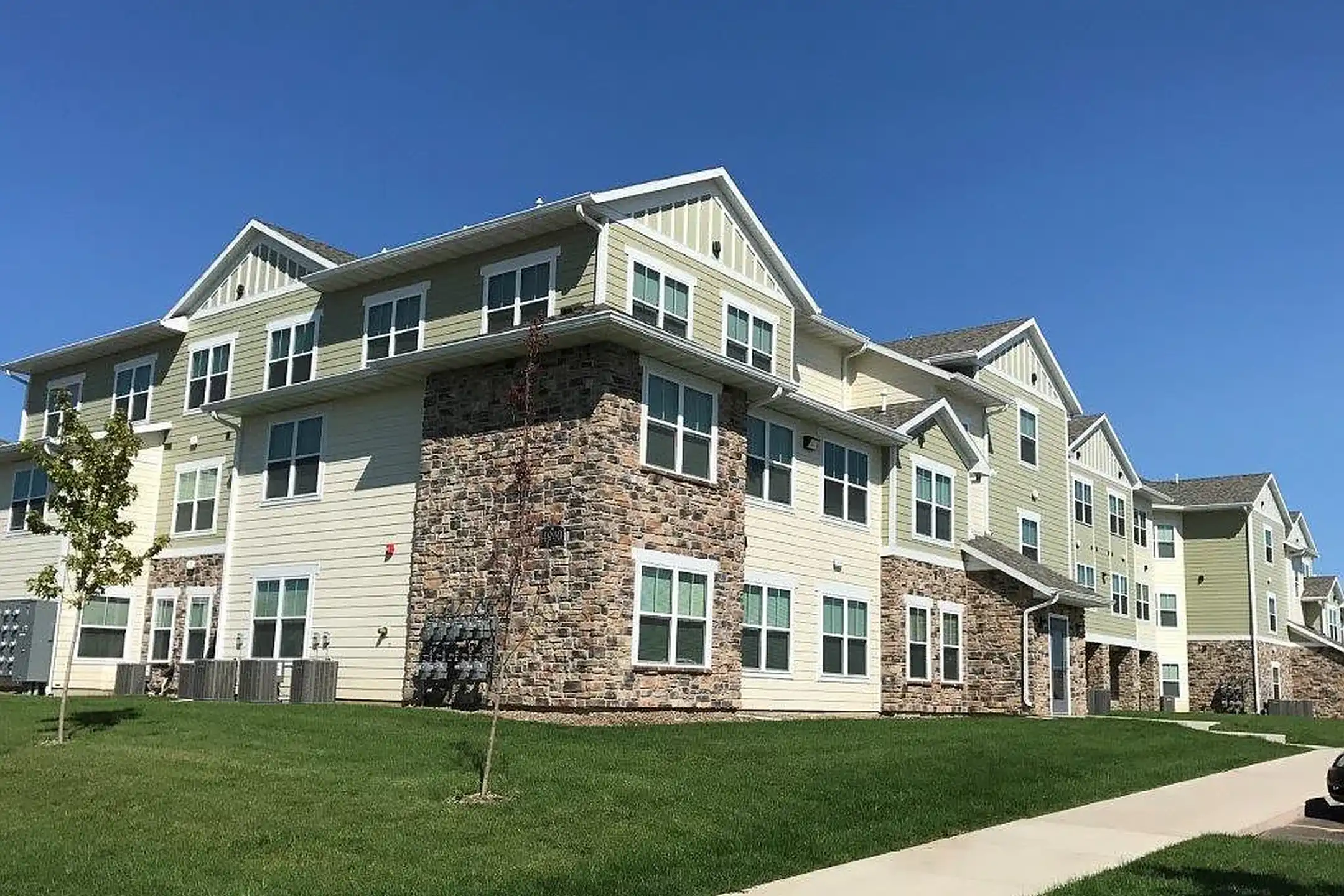 Chasing Willows II Apartments - 4940 E 54th St - Sioux Falls, SD | Rent.