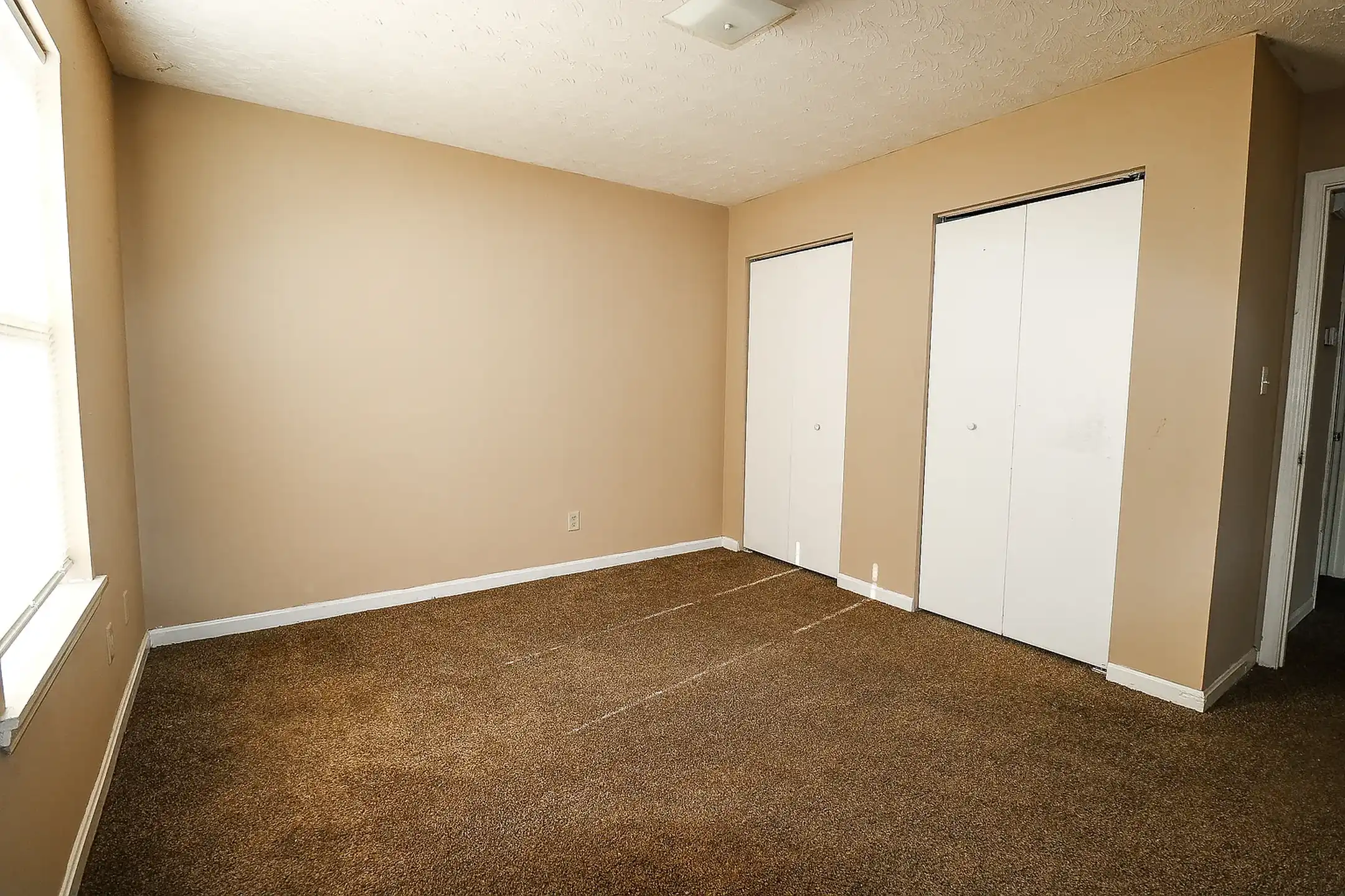 Ashley Square Duplexes - 2405 Ashley Dr - Jeffersonville, IN | Rent.