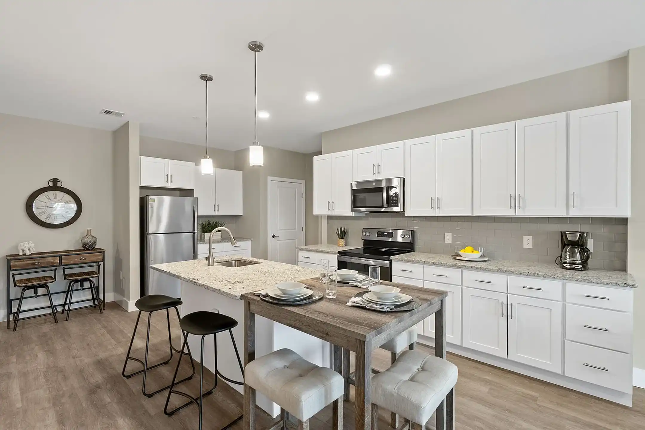 Blueway Commons - 3 Brookes Ct - Haddam, CT | Rent.