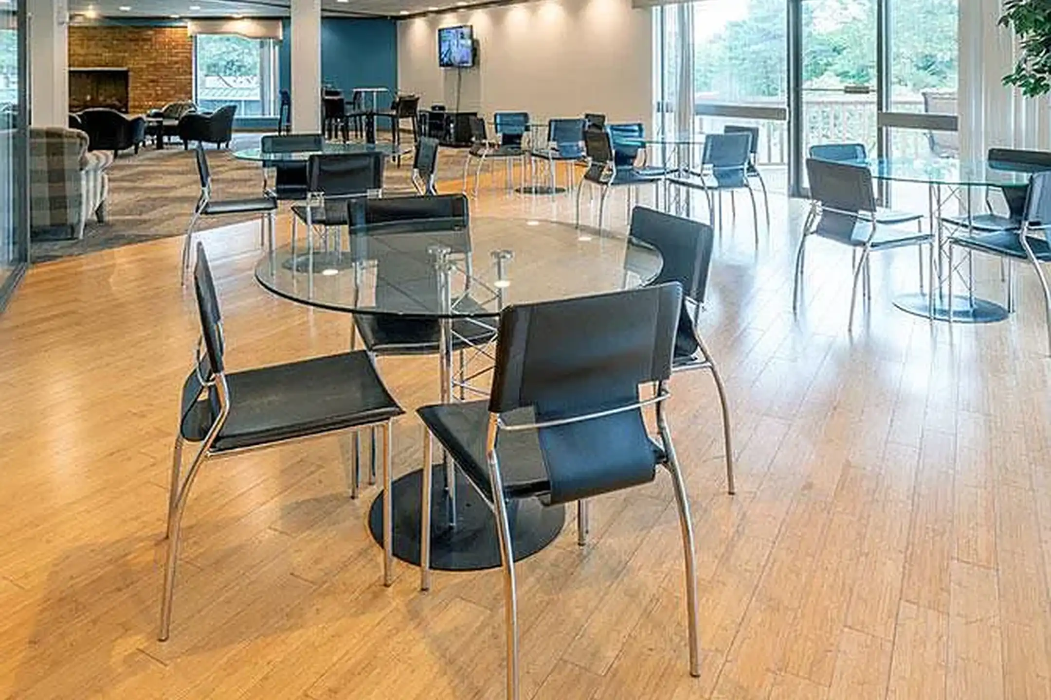 Hidden Valley Club - 600 Hidden Valley Club Dr - Ann Arbor, MI | Rent.