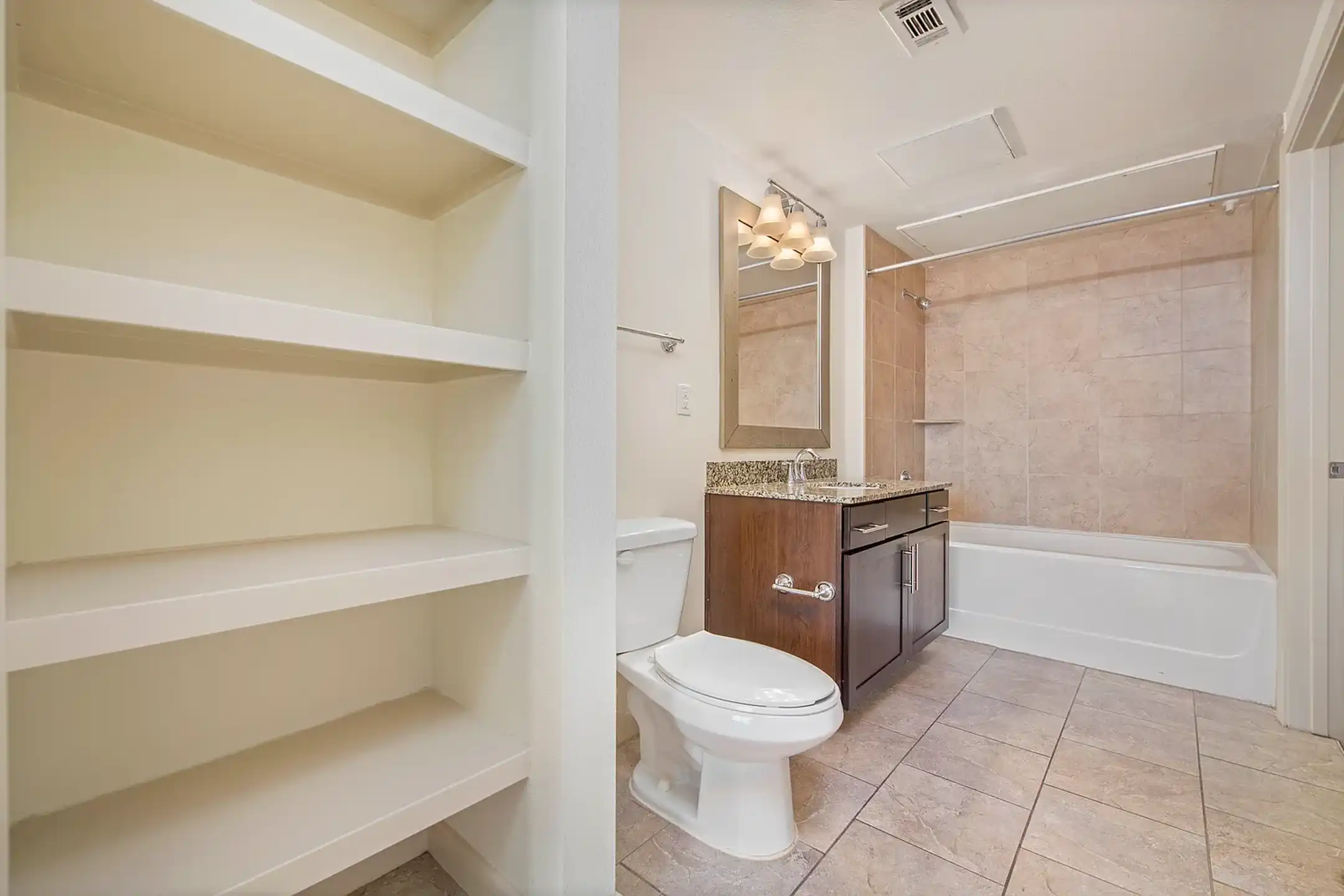 MAA Midtown Square - 302 Gray St - Houston, TX | Rent.