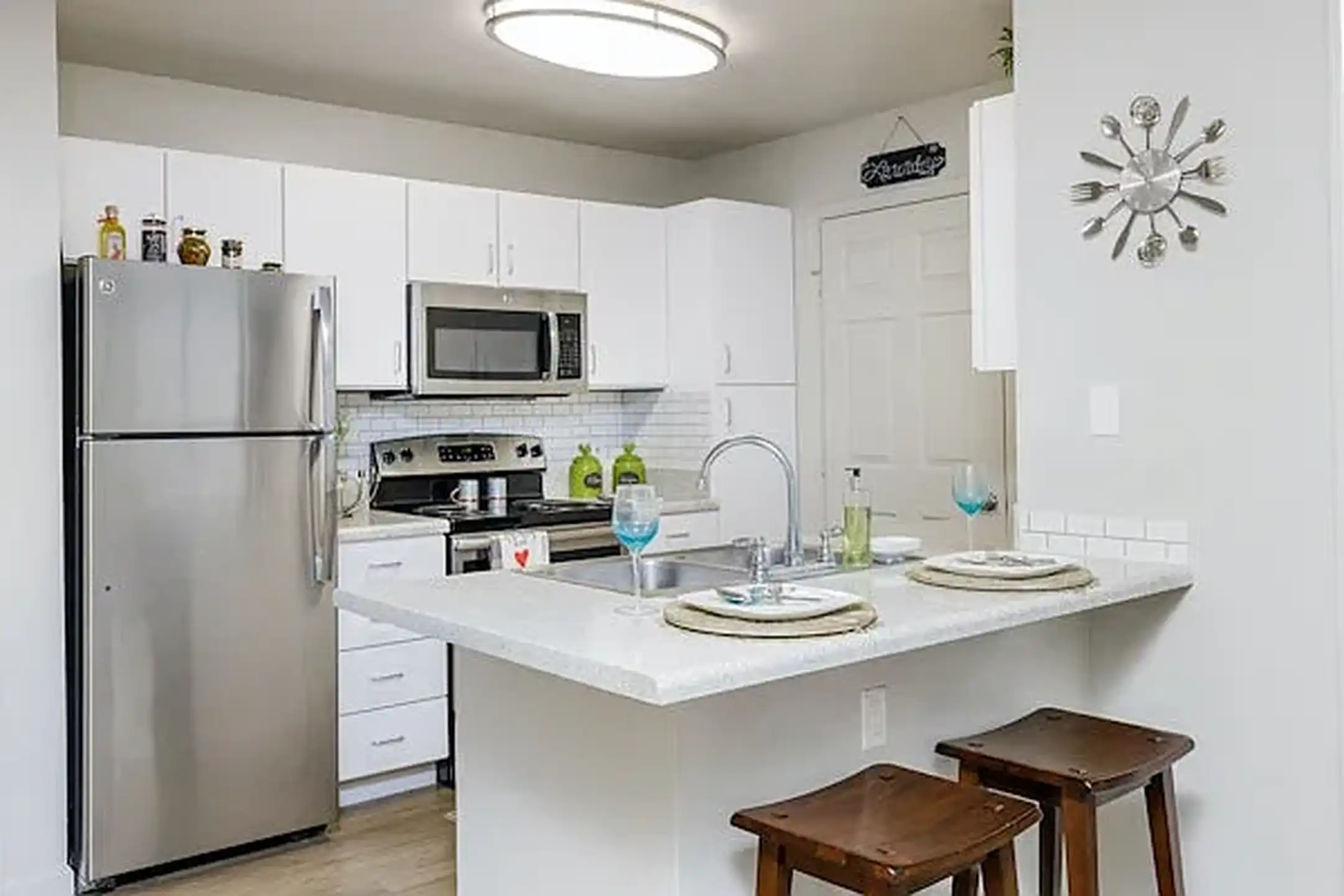 Lory of Tallahassee - 2915 Sharer Rd - Tallahassee, FL | Rent.