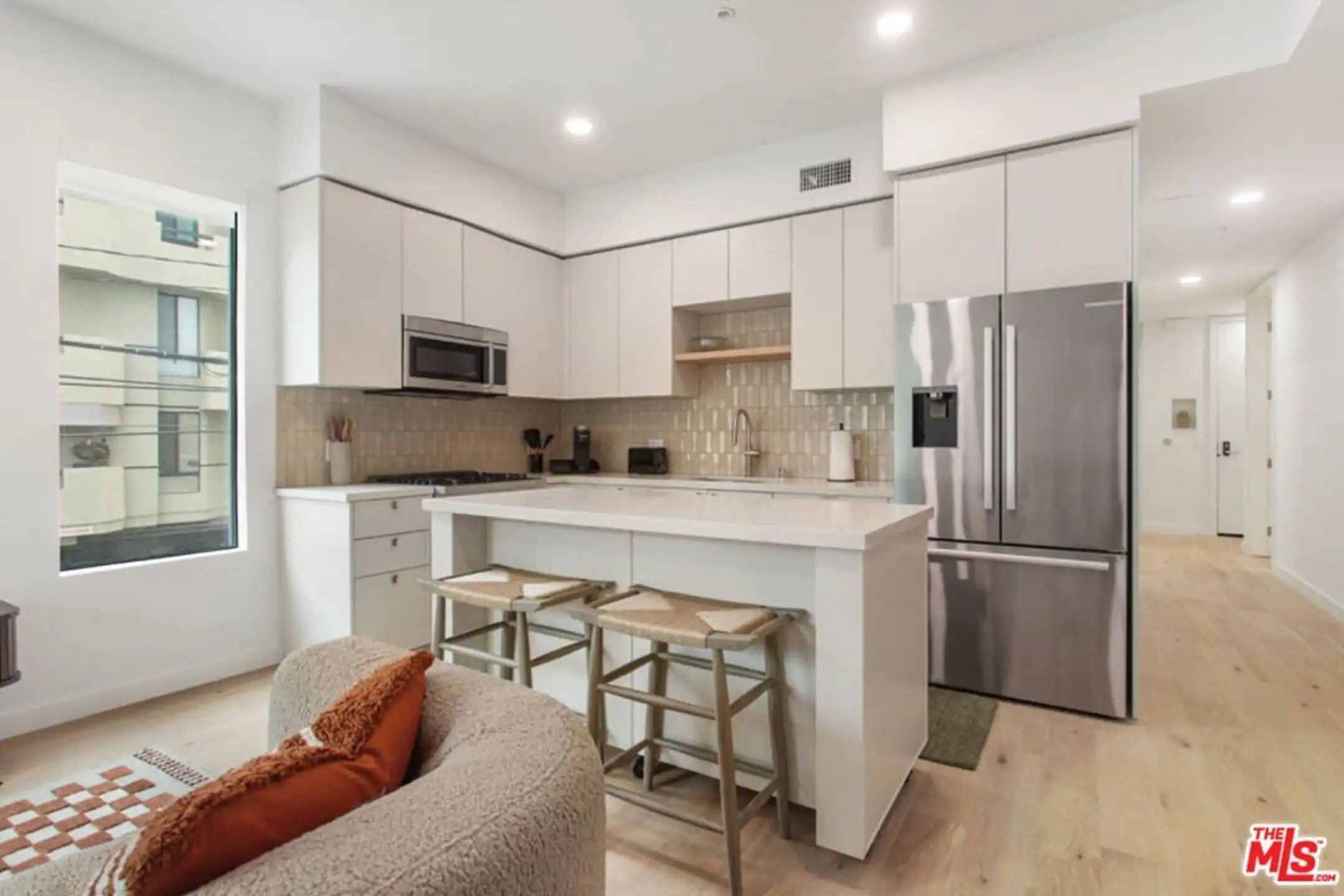 10310 Santa Monica Blvd #216 - Los Angeles, CA | Rent.