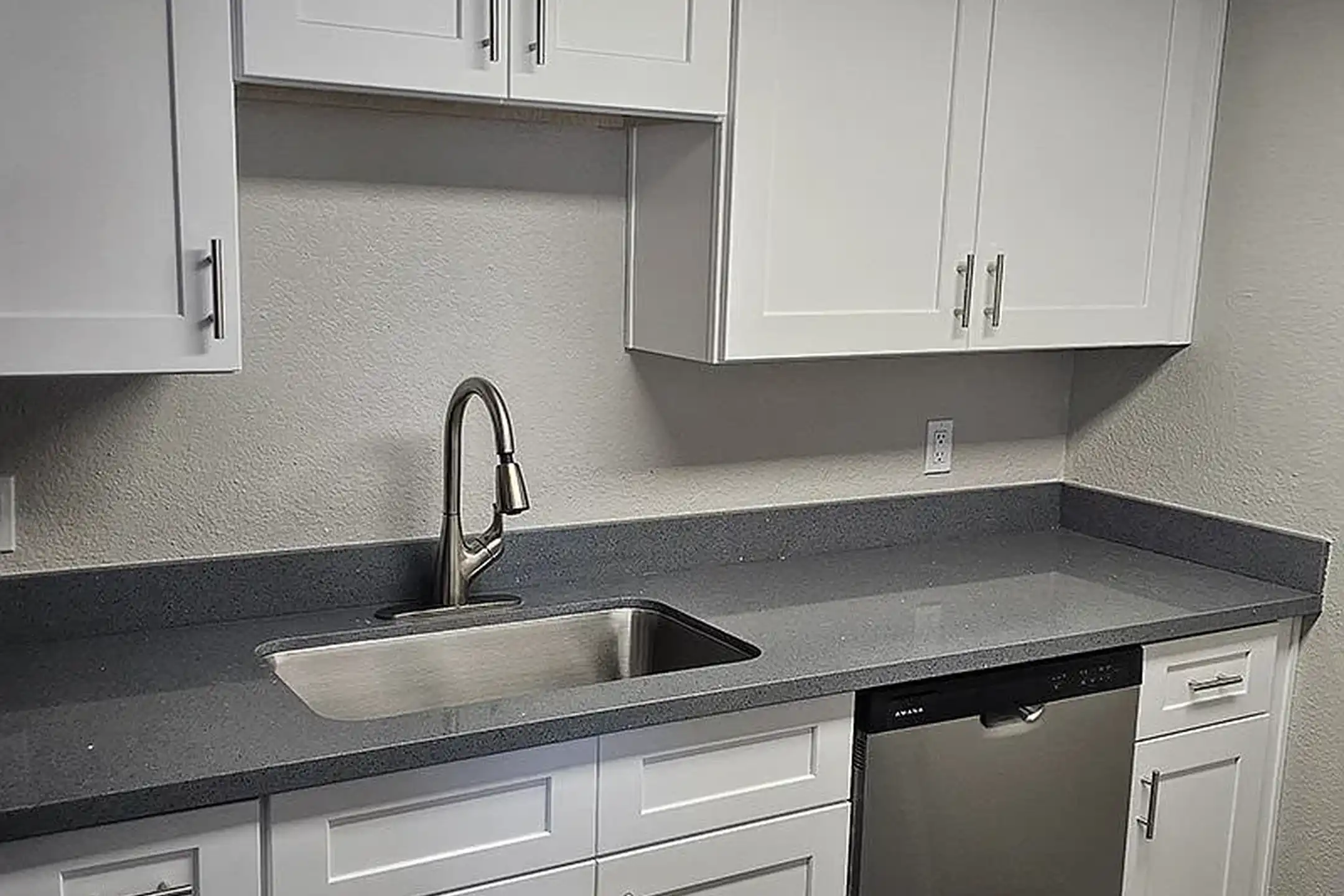 Falcon Glen Apartments - 4225 E University Dr - Mesa, AZ | Rent.