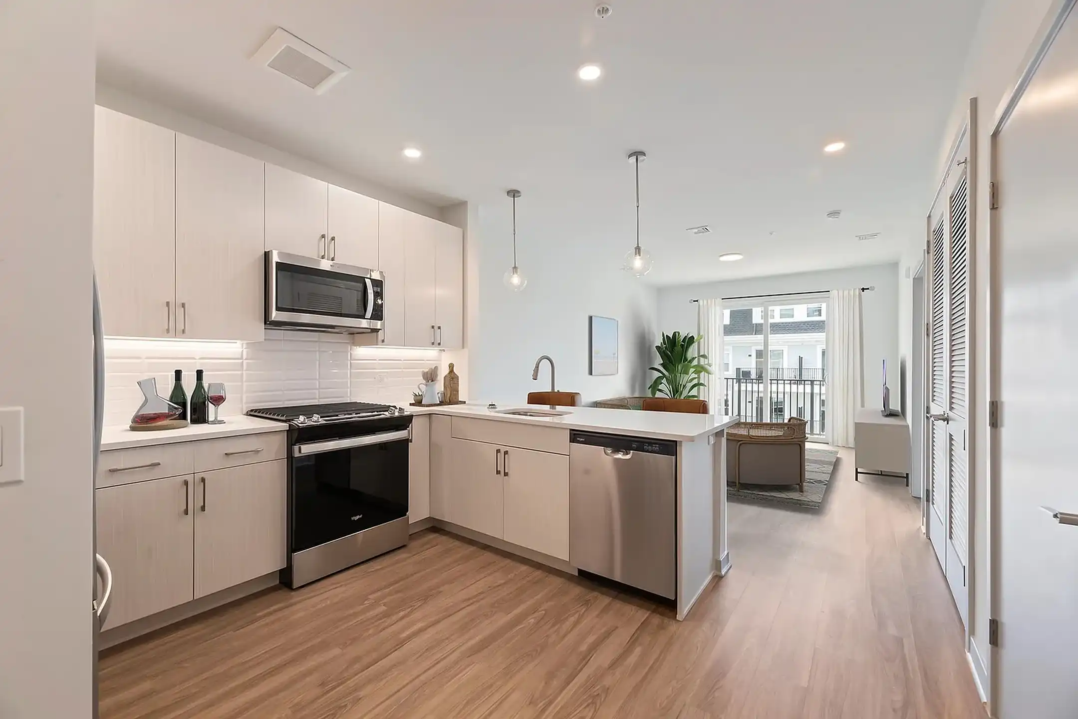 Sylvan Woods Howell - 6461 US Highway 9 - Howell, NJ | Rent.