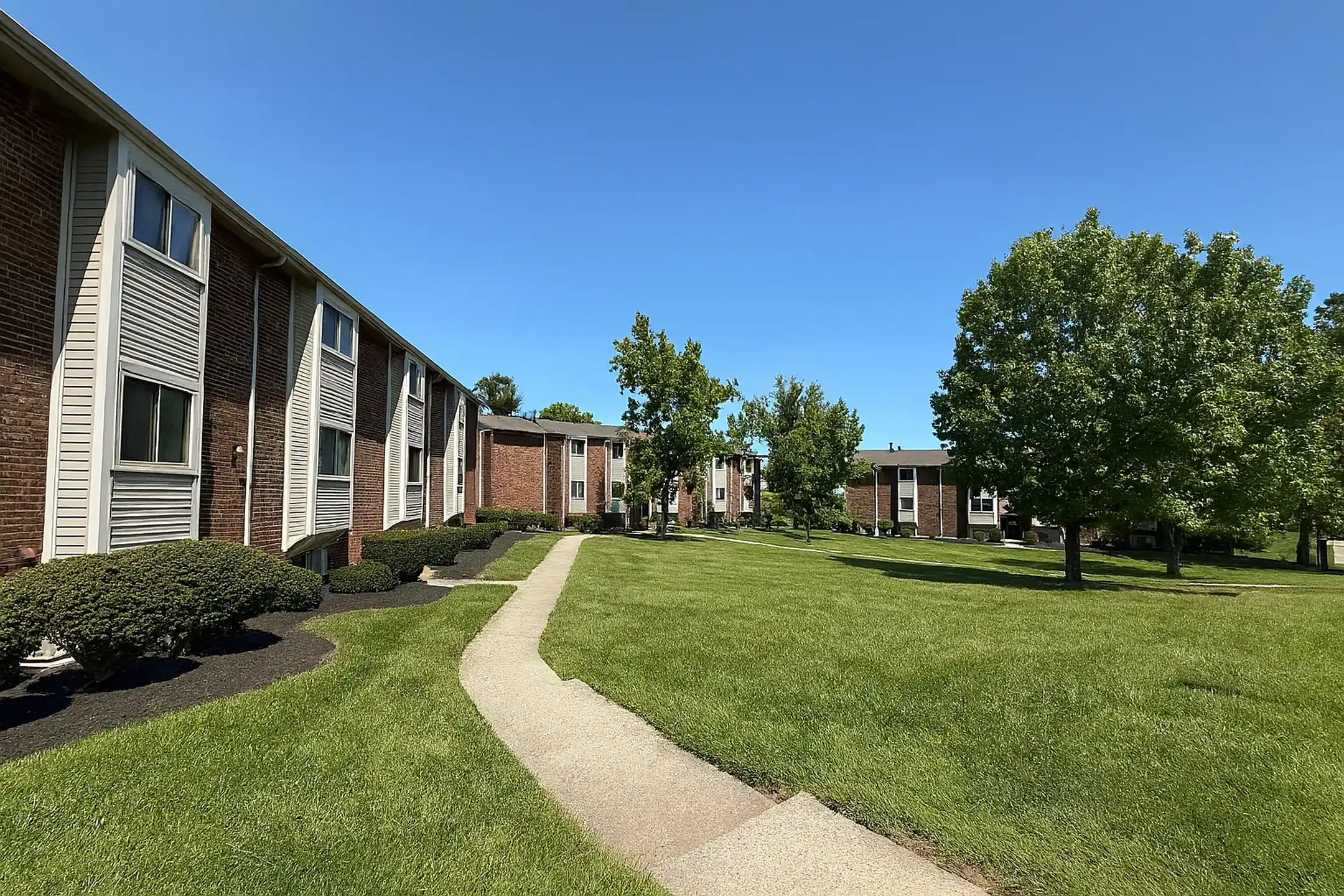 Brook Run Apartments - 8134 Diane Dr - Florence, KY | Rent.