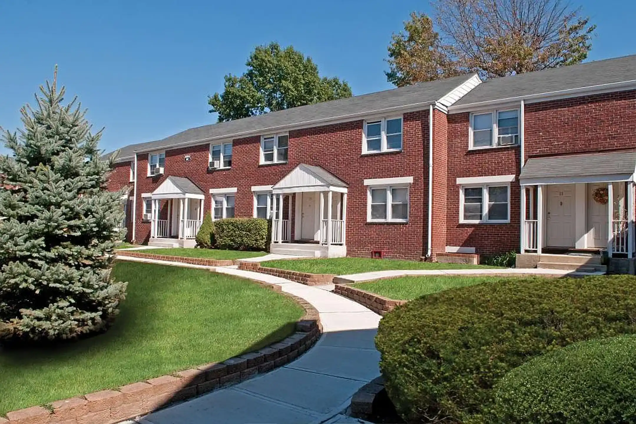 Warner Village - 1378 Nottingham Way - Trenton, NJ | Rent.