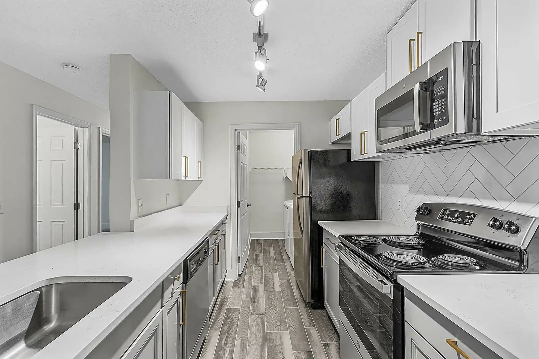 Avana Lake Lynn - 3230 Stream Side Rd - Raleigh, NC | Rent.