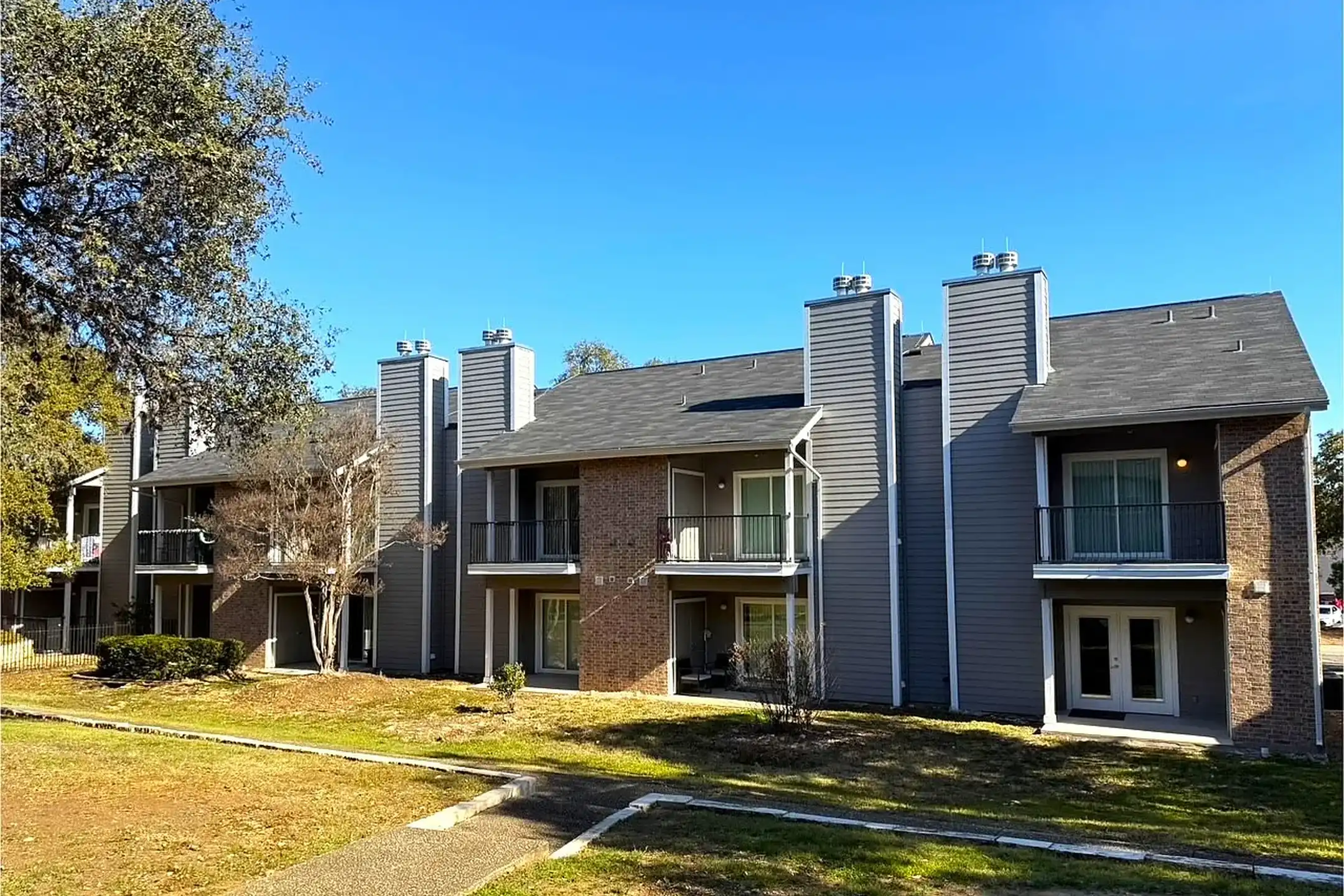 Villa Rodriguez Apartments - 3270 Nacogdoches Rd - San Antonio, TX | Rent.