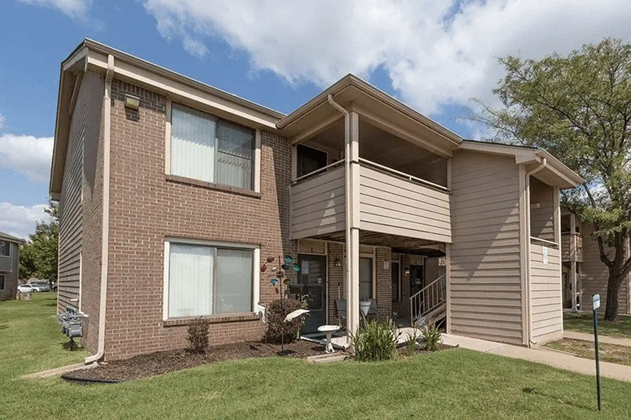 Springcreek Apartments and Townhomes - 1804 E Osage Rd - Derby, KS | Rent.
