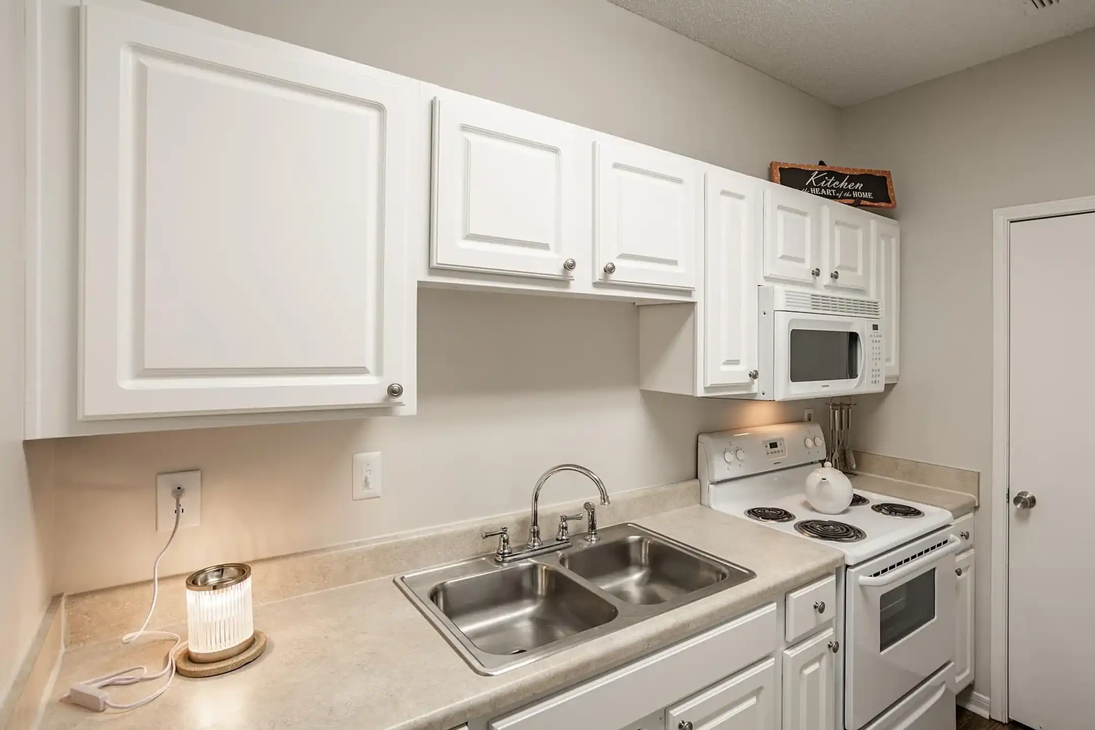 Sunlake at Edgewater - 2500 Lakefront Dr - Huntsville, AL | Rent.