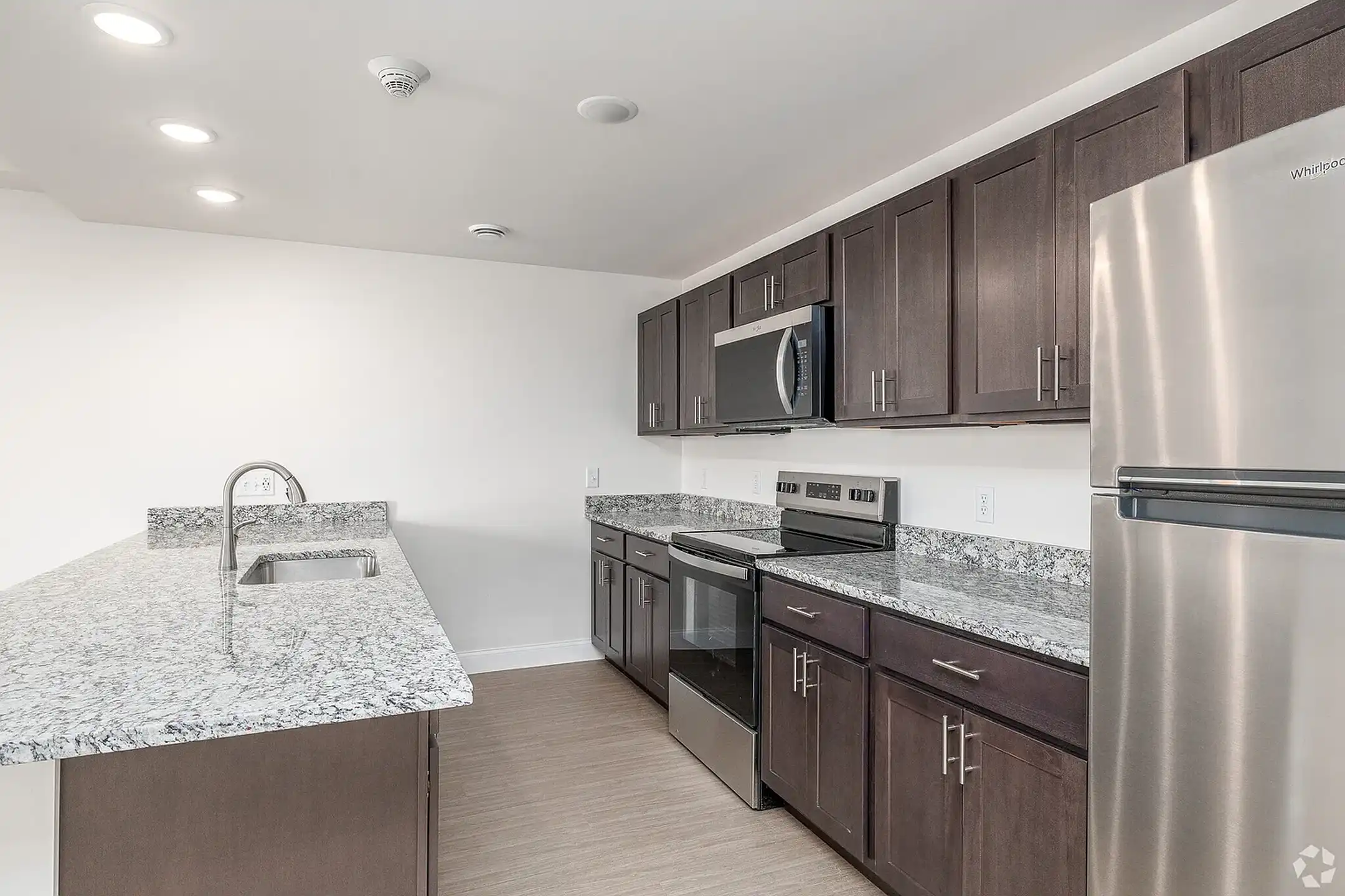 The Residences at LeMoyne Manor - 629 Old Liverpool Rd - Liverpool, NY ...