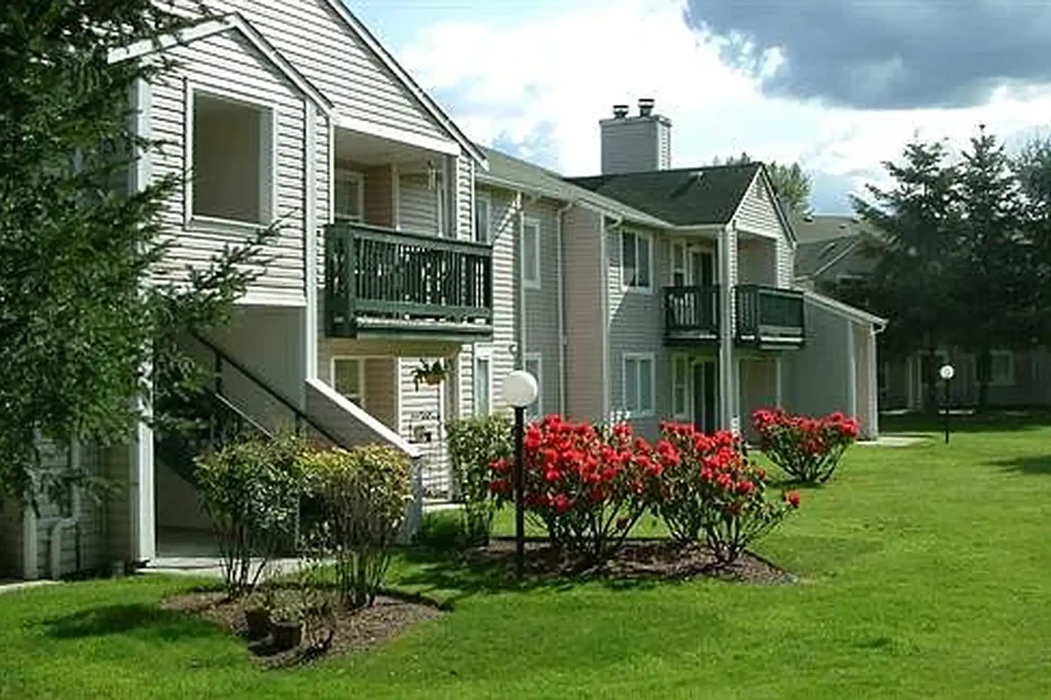 Emerald Pointe Apartments - 1405 Clearbrook Dr SE - Lacey, WA | Rent.